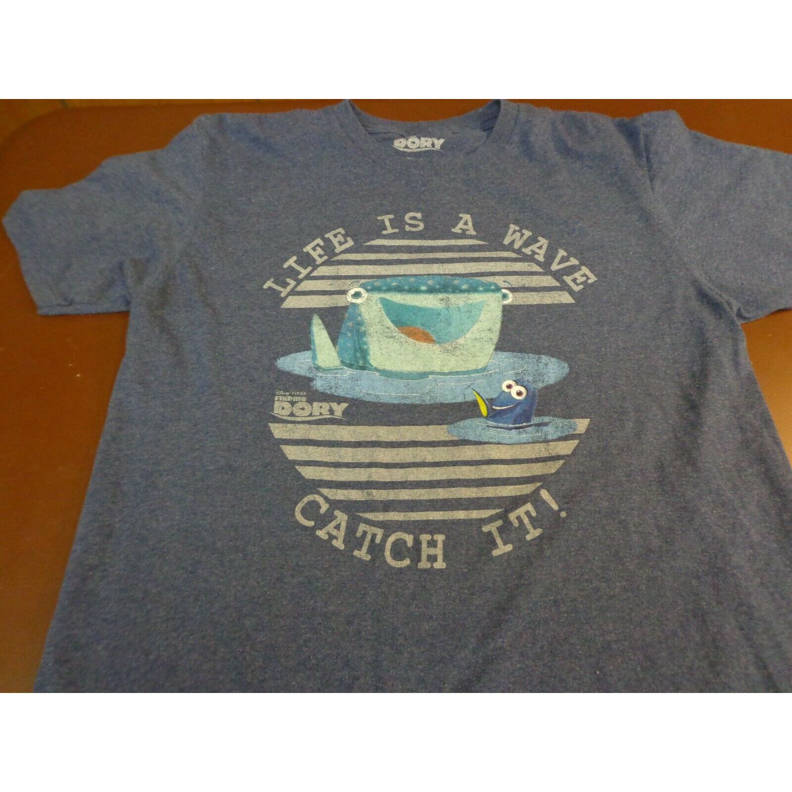 Vintage Finding Dory Disney Pixar Life is Wave Catch It! T Shirt Medium ...