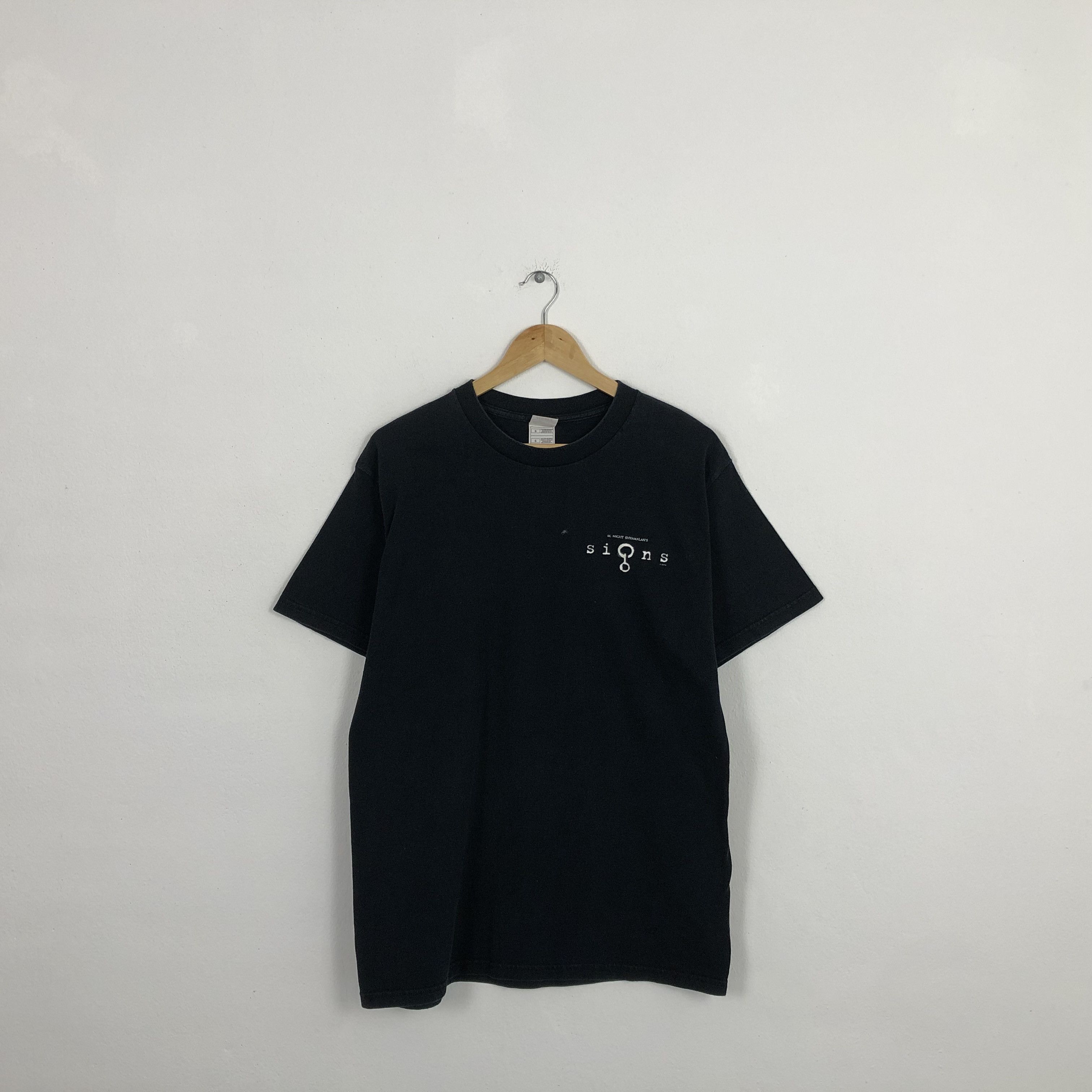 Movie × Vintage Vintage Signs Thriller Movie Small Logo Design Tshirt ...