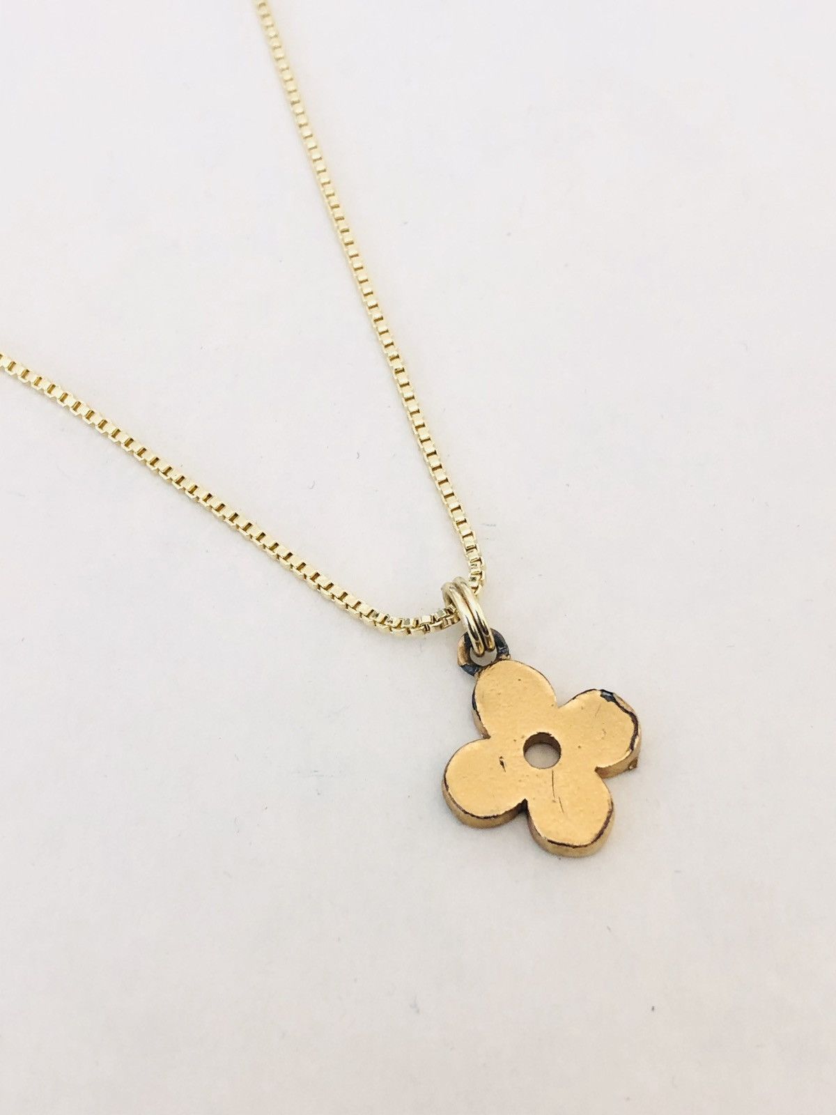 Louis Vuitton Louis Vuitton LV Clover Pendant on Chain/Necklace | Grailed