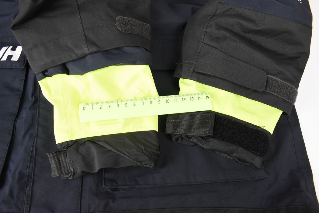 Helly Hansen HELLY HANSEN Regular Helly Tech Protection Jacket LARGE | Grailed