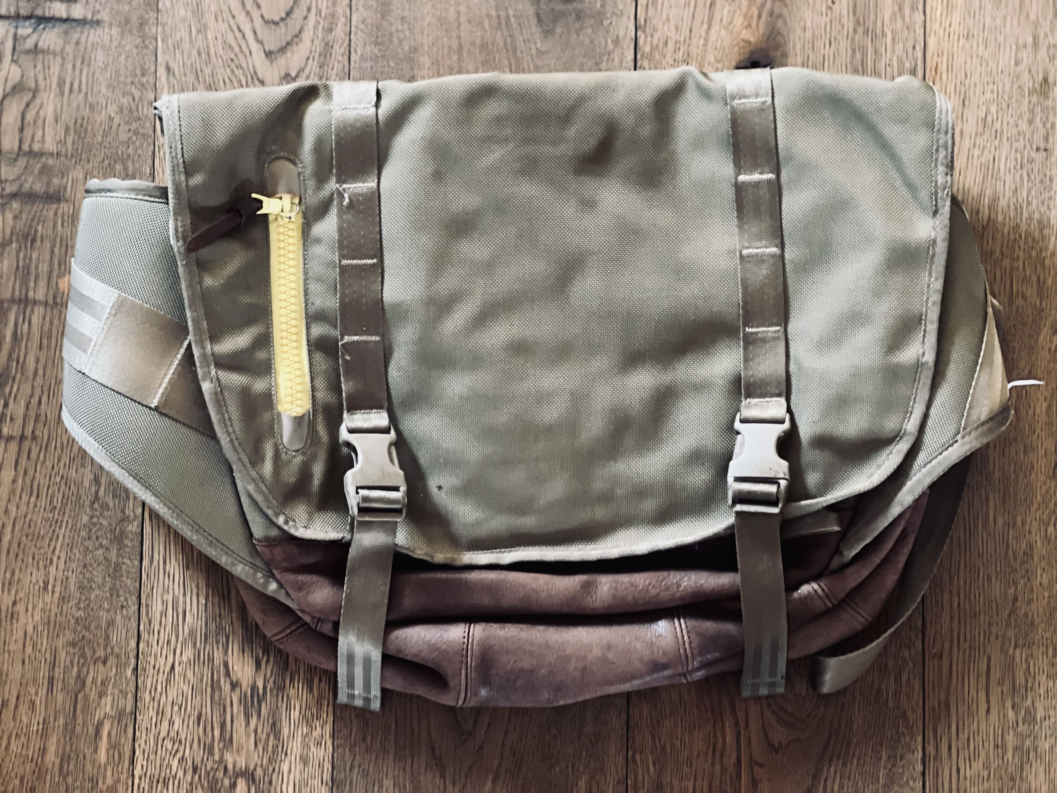 Visvim E Cat 18L Messenger Bag - Veg Tanned Leather | Grailed