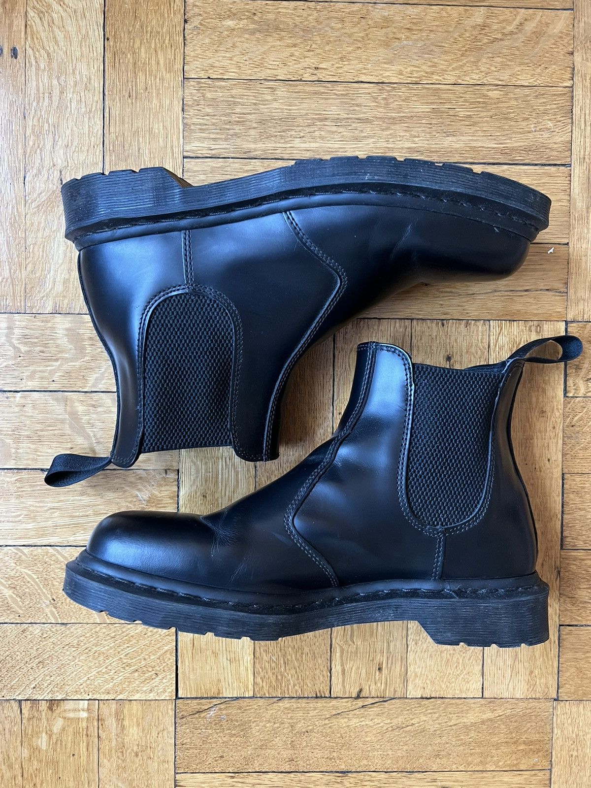 Dr. Martens Mono Smooth Leather Chelsea Boot | Grailed