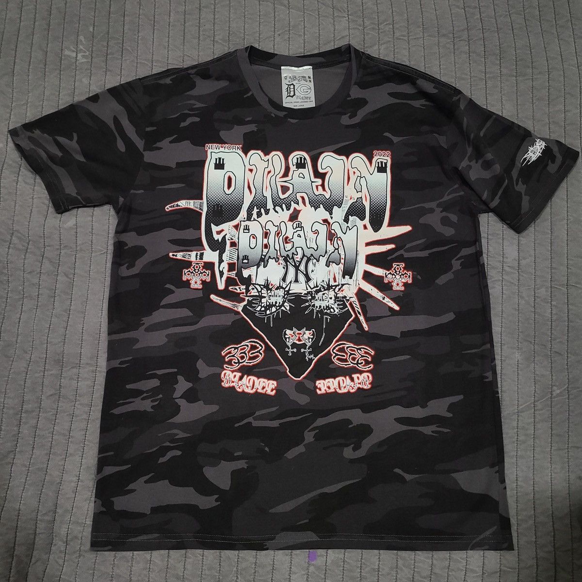 Drain Gang Bladee Drain Gang Face Shield Camo NYC Pop-Up t-shirt XL ...