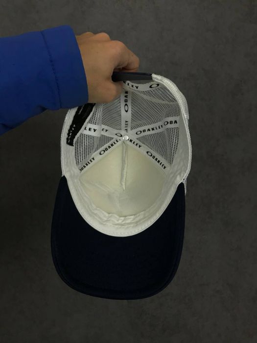 Vintage Oakley vintage streetwear tracker cap | Grailed