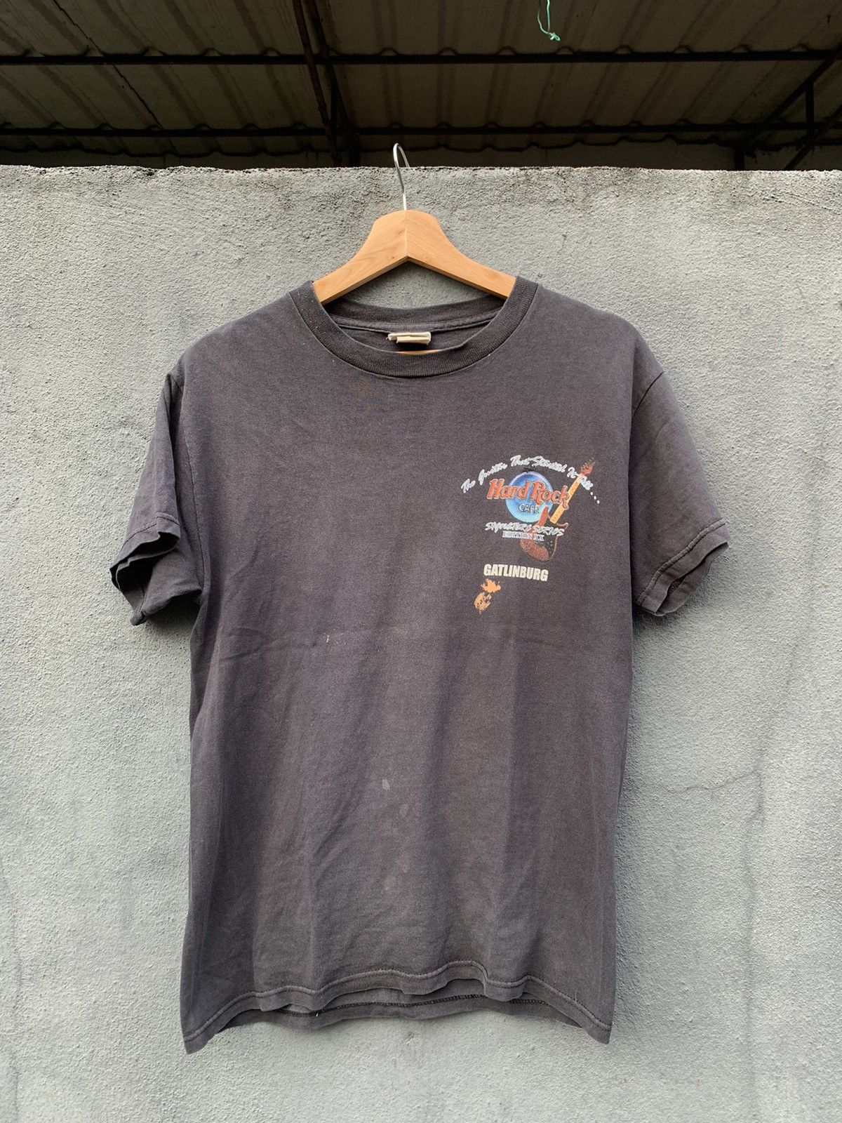 Vintage Vintage THRASHED HARD ROCK CAFE Sun Faded GATLINBURG T-Shirt | Grailed