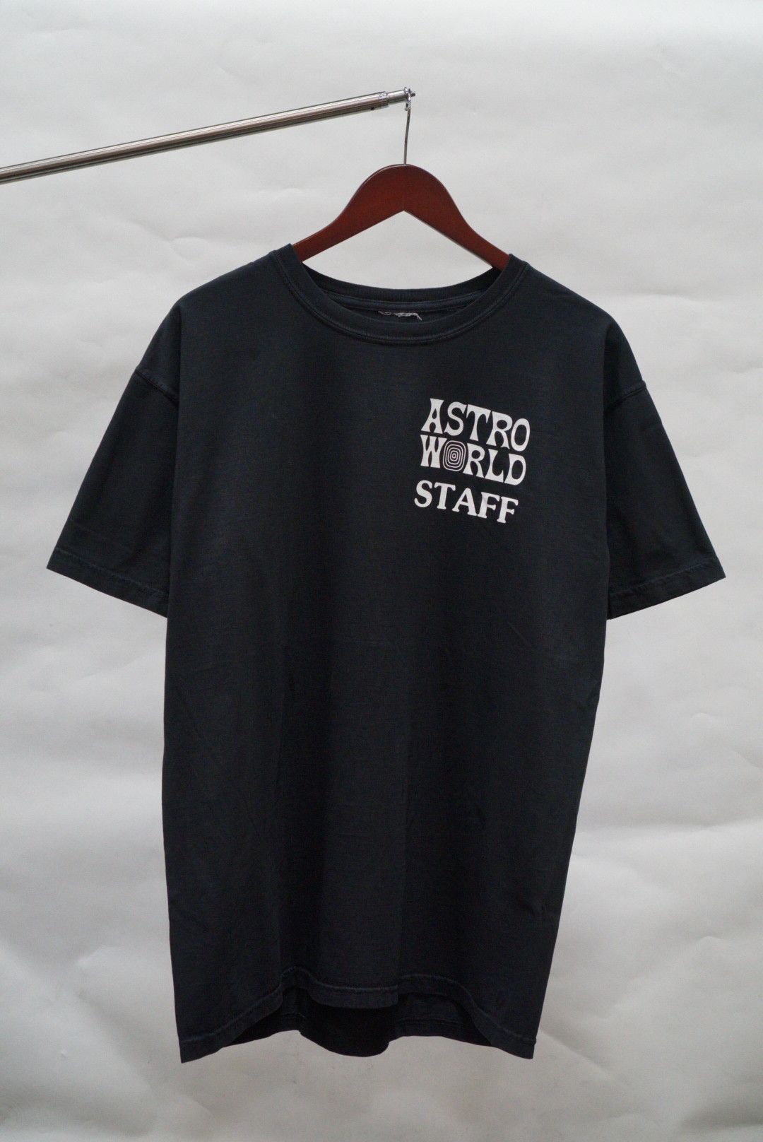 Travis Scott TRAVIS SCOTT Astroworld Staff Tee Black | Grailed