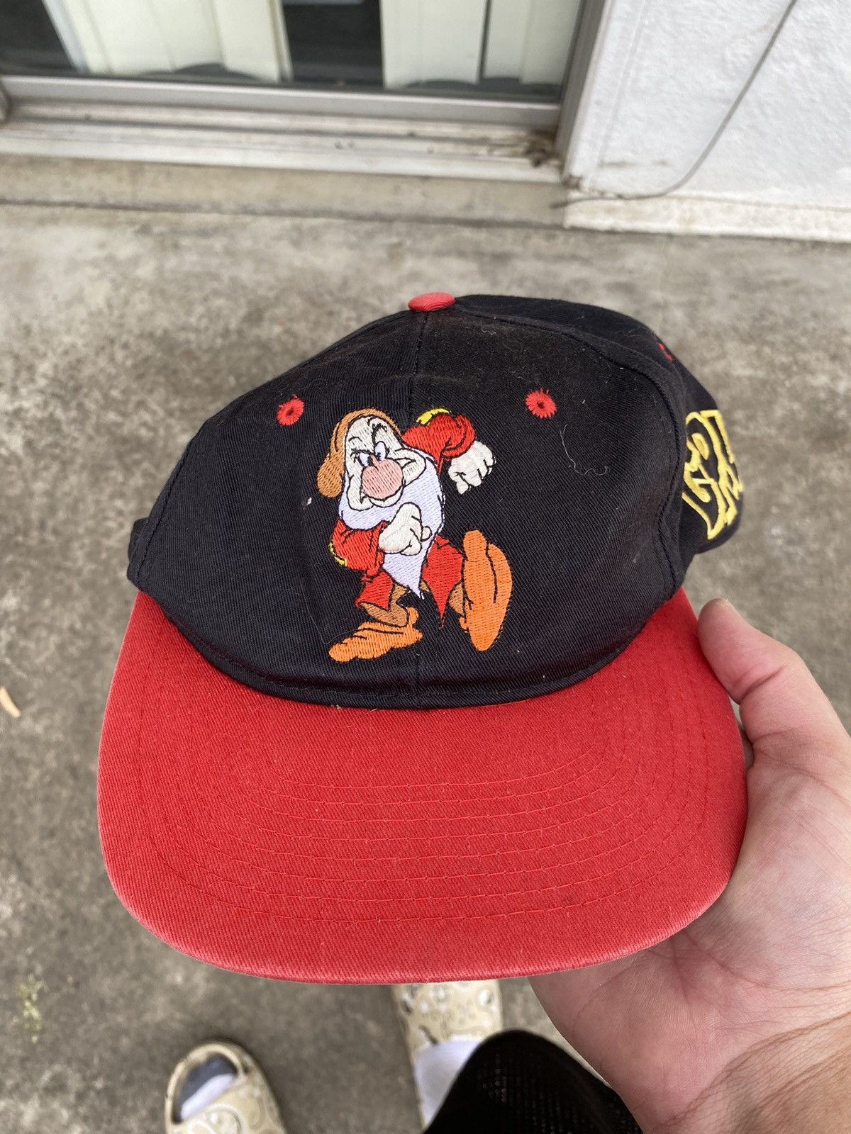Disney × Streetwear × Vintage GRUMPY BLOCKHEAD DISNEY SNAPBACK HAT 90s ...