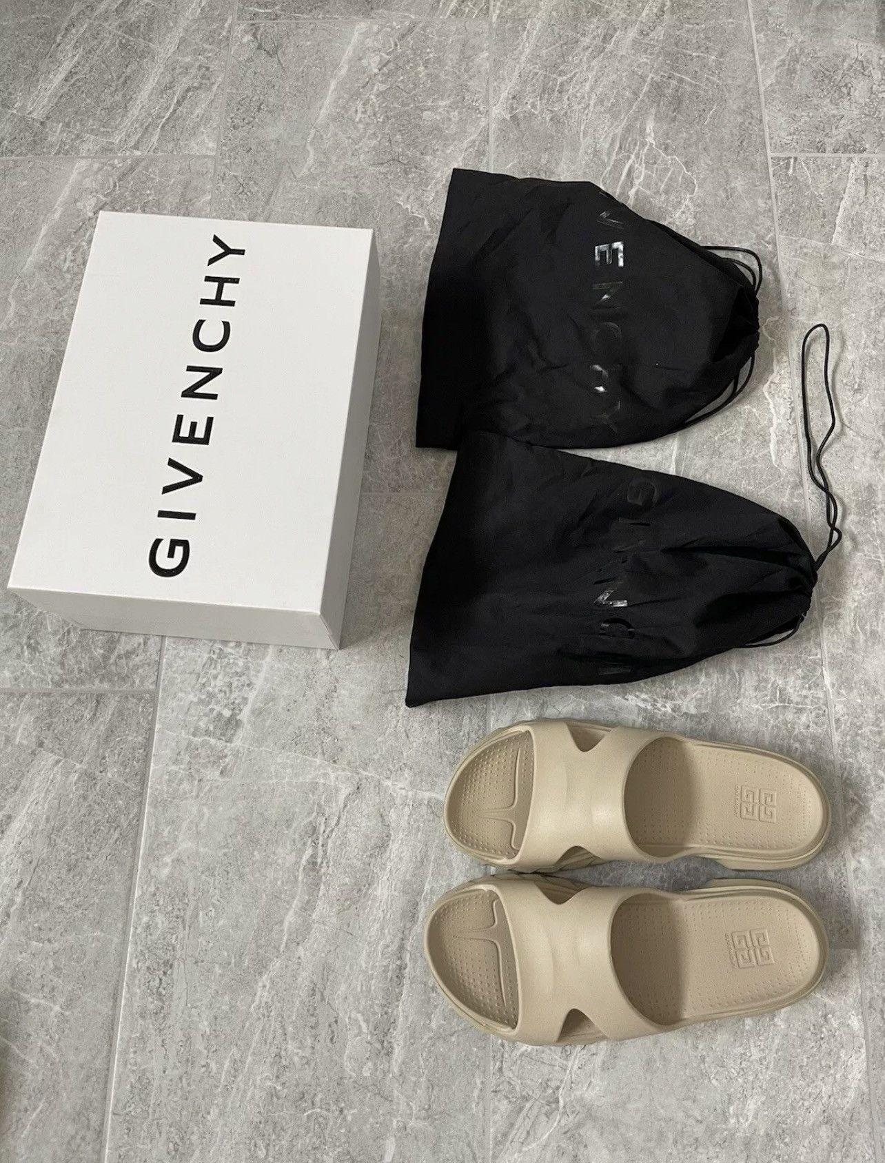 Givenchy Givenchy Marshmallow Rubber Sandals Flip Flops | Grailed