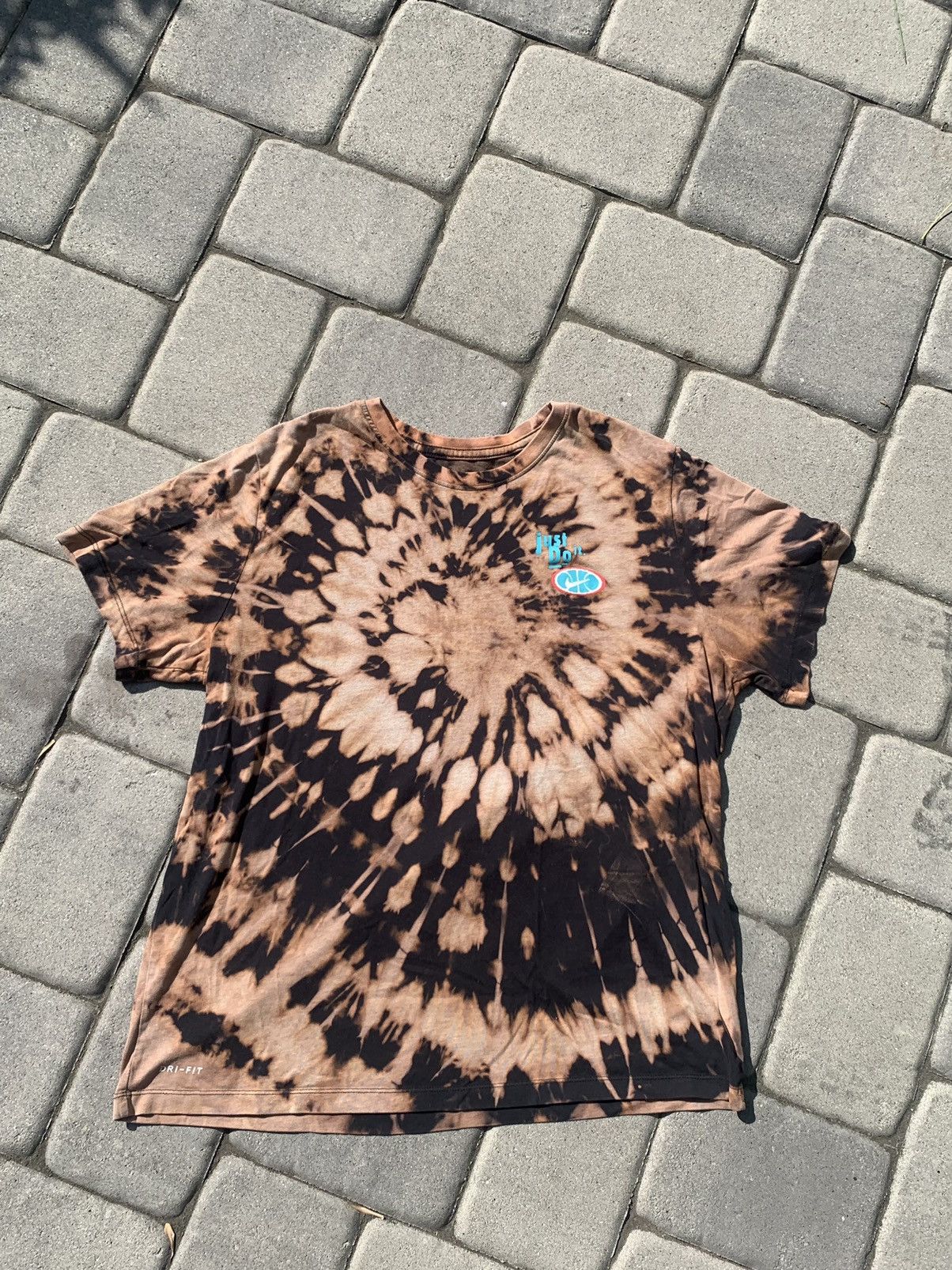 Vintage bleach Nike swirl 🫡 | Grailed