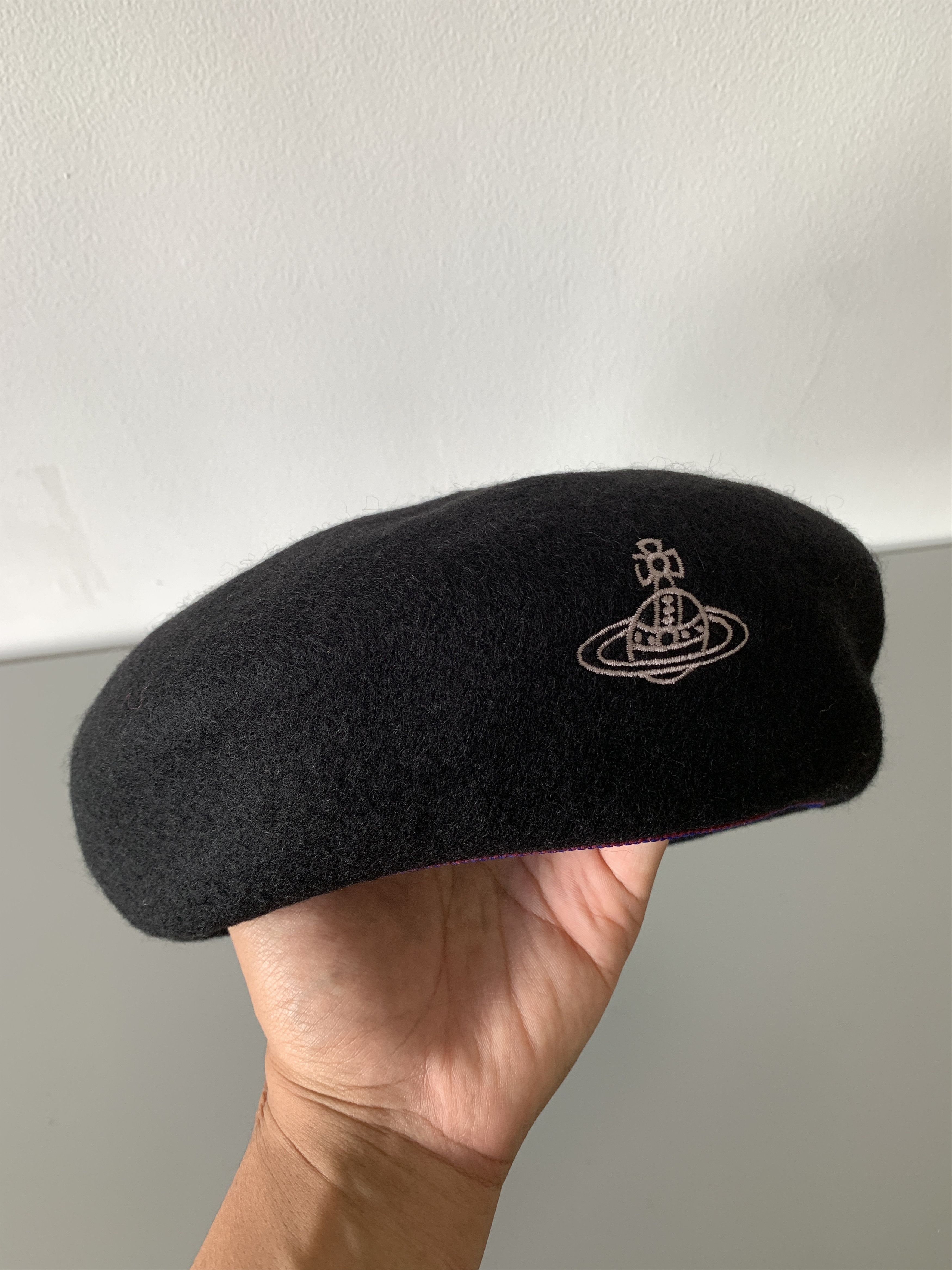 Vivienne Westwood Vivienne Westwood Orbs Logo Beret Hat | Grailed