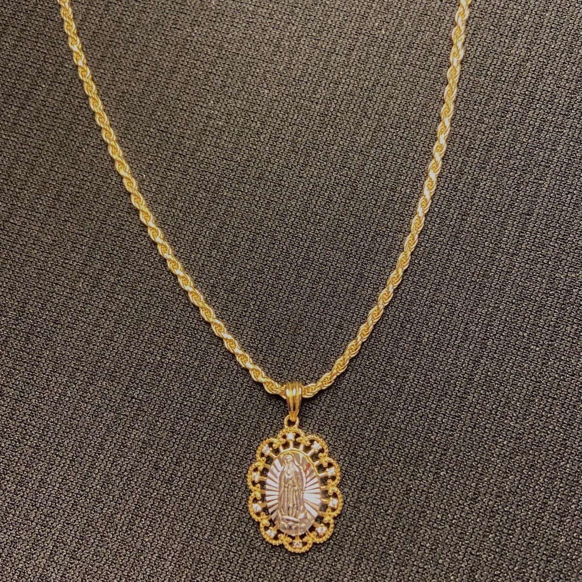 Gold Chain Gold Chain Rope Chain 20in 2mm and Virgin Mary Medallion ...