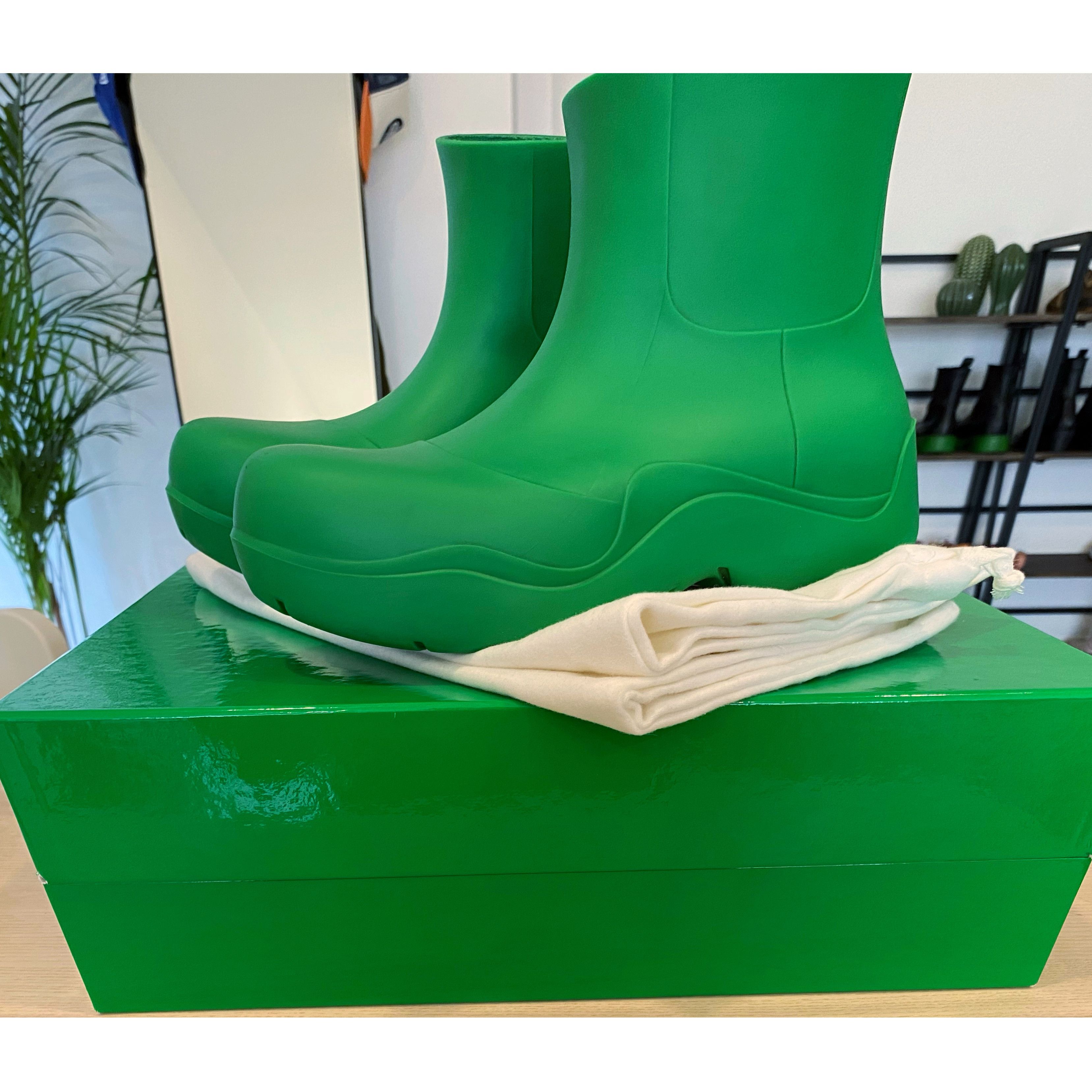 Bottega Veneta Green Puddle Boots | Grailed