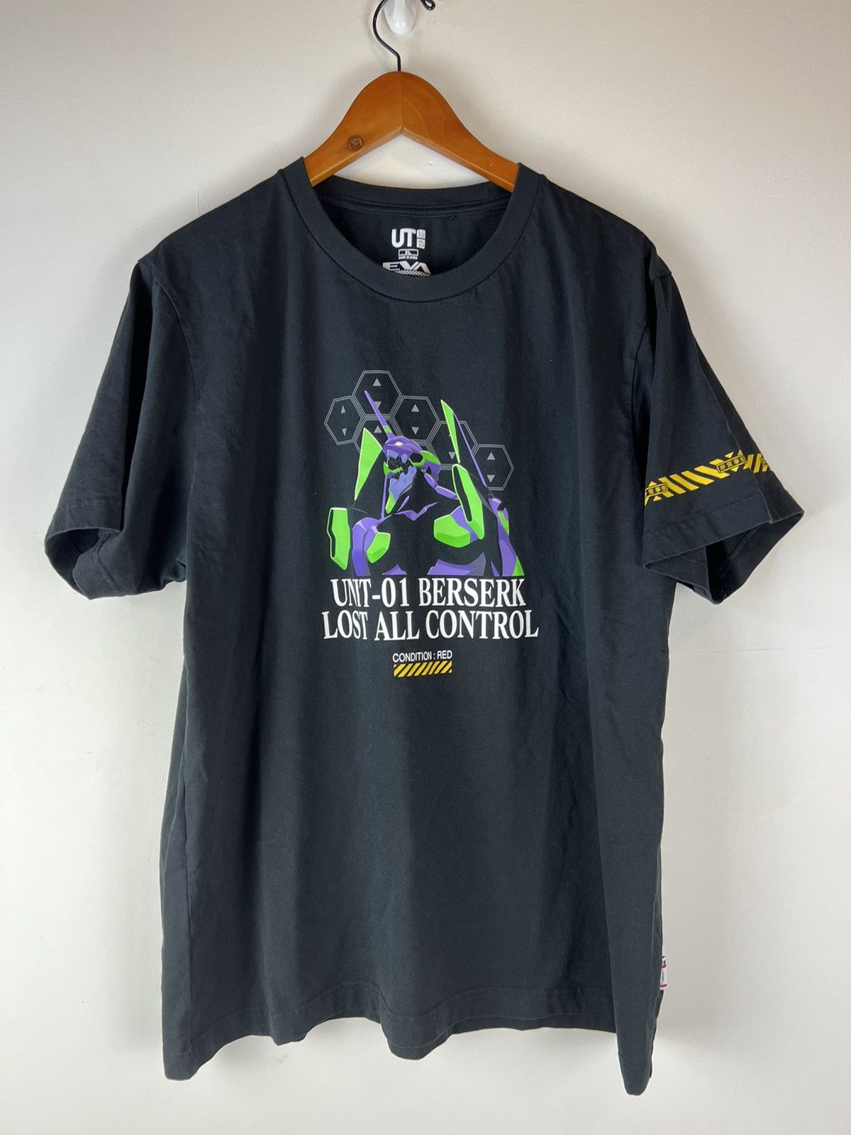 Uniqlo Uniqlo Neon Genesis Evangelion unit-01 tee | Grailed
