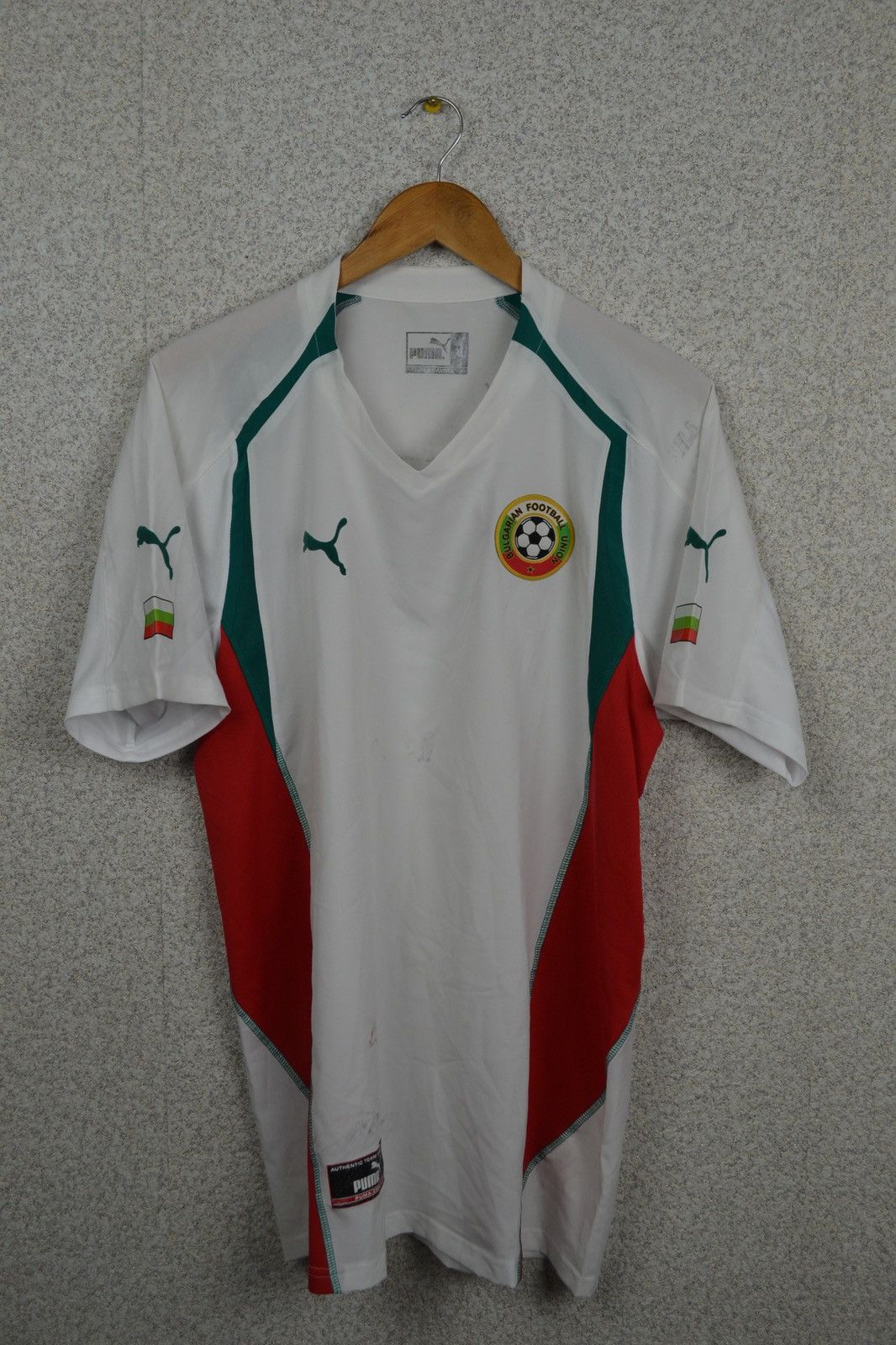 Puma × Soccer Jersey × Vintage Bulgaria 2005 Home Football Shirt Puma ...