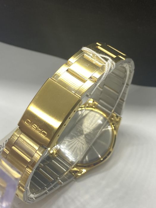 Casio CASIO WATCH 36MM for Men Regular Size in Stainless Steel | Grailed