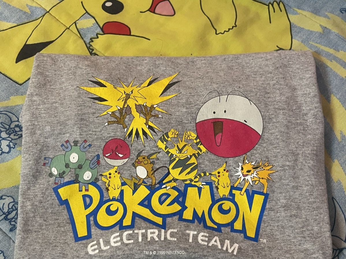 Nintendo × Pokemon × Vintage 1999 Electric Pokemon Team Nintendo 90s ...