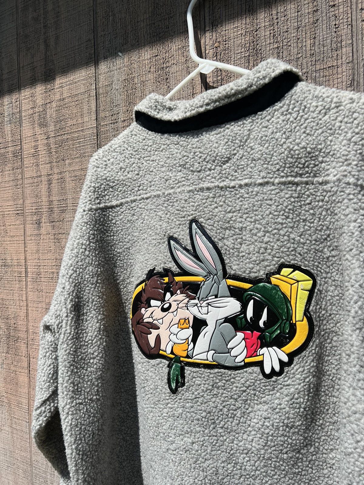 Cartoon Network × Vintage × Warner Bros 1997 Bugs fleece button up🐰 ...
