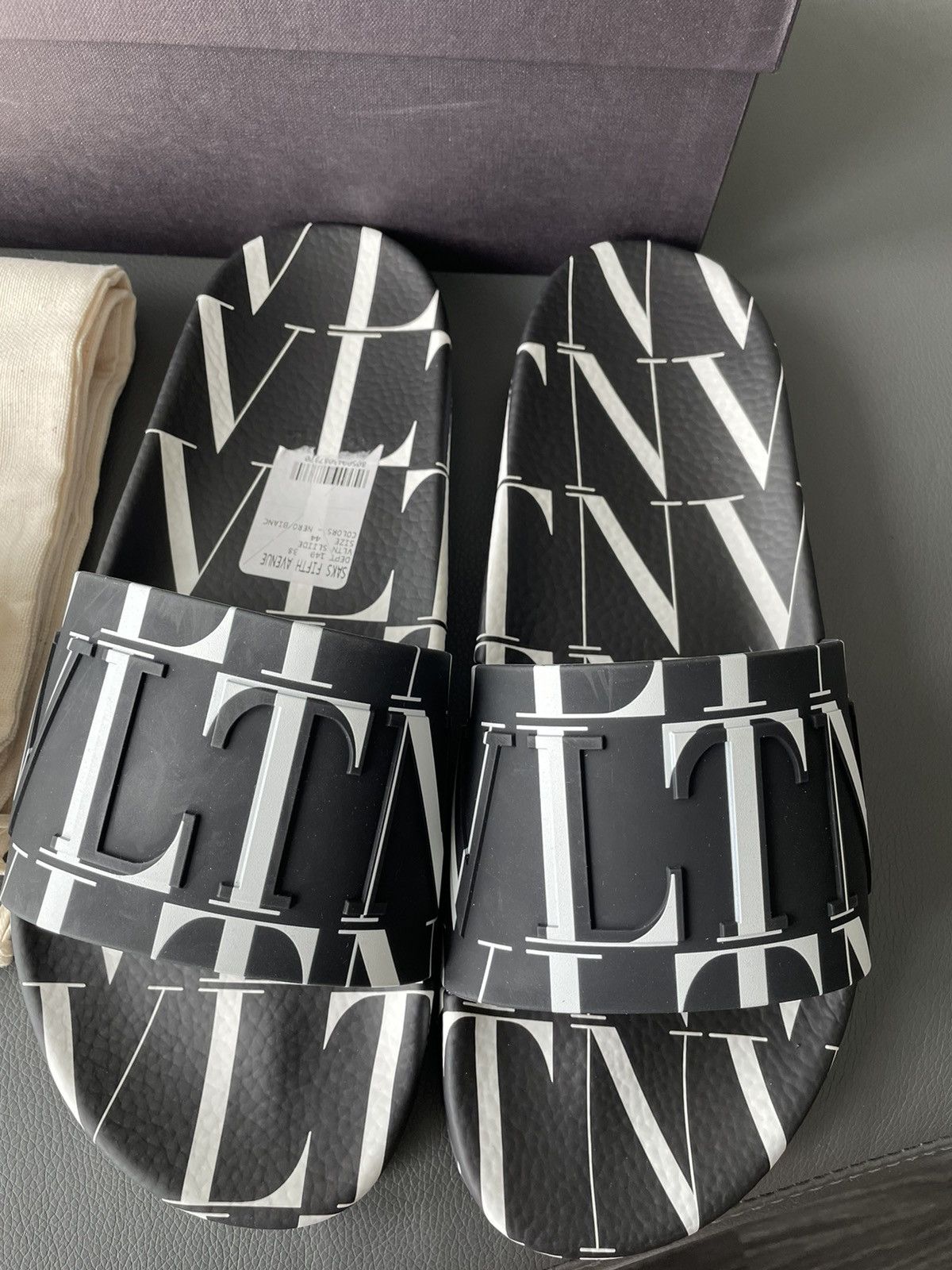 Valentino Rare Limited Edition Brand New VLTN Logo Slipper Slides | Grailed