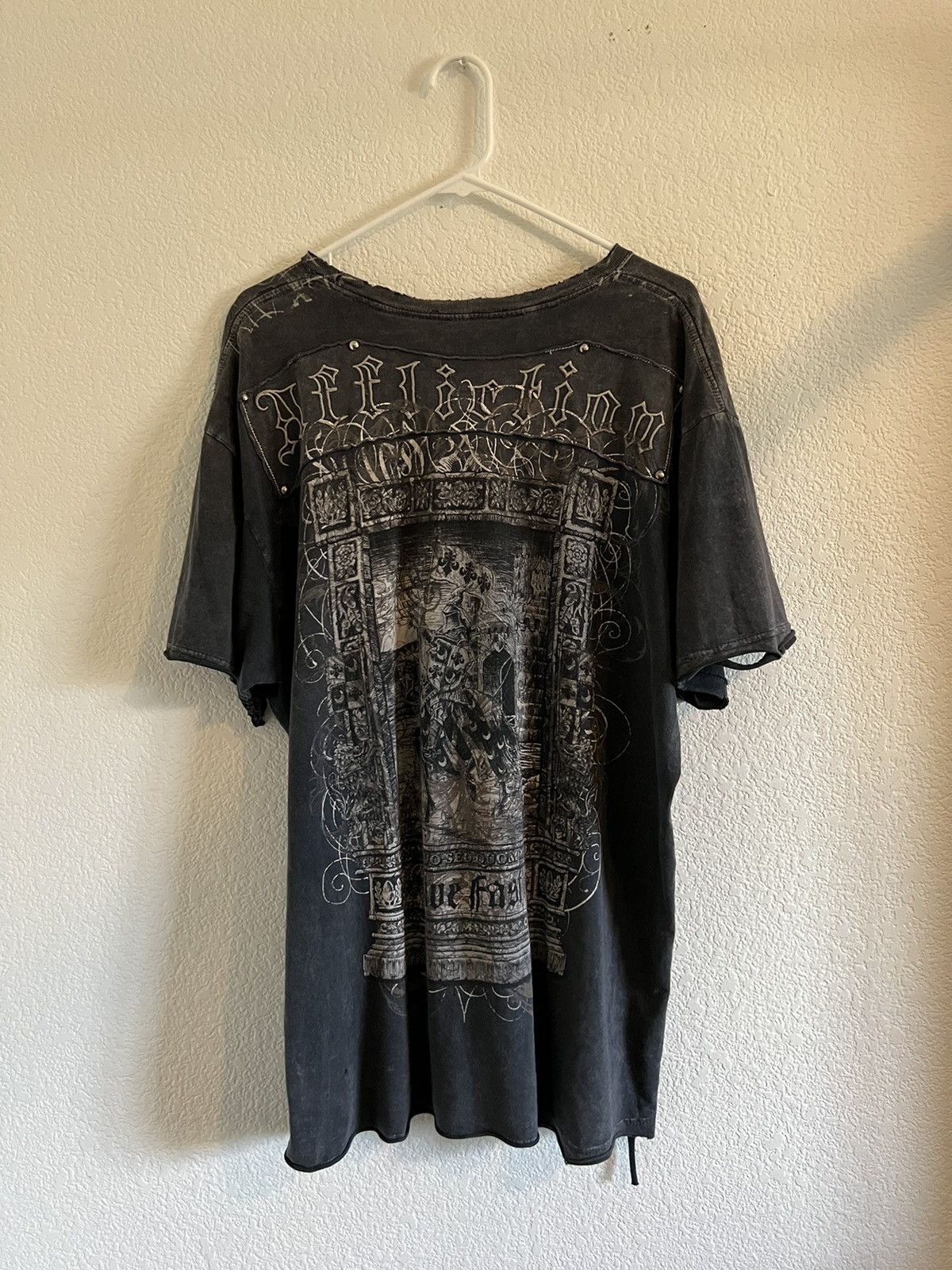 Affliction × Streetwear × Vintage Y2K Distressed Affliction Knight T ...
