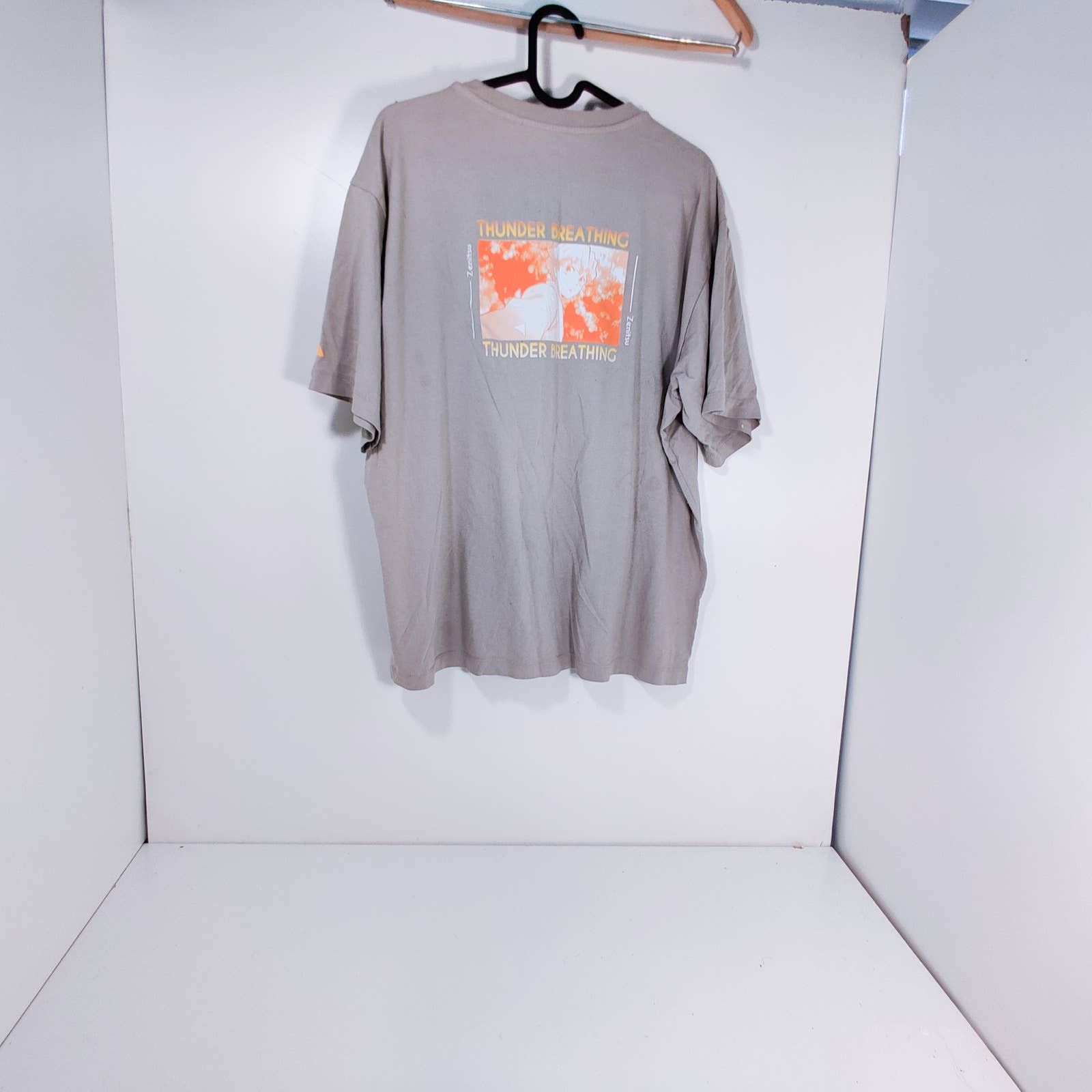 Uniqlo Uniqlo Demon Slayer Chuntaro Zenitsu UT WOMEN - Xtra Large | Grailed