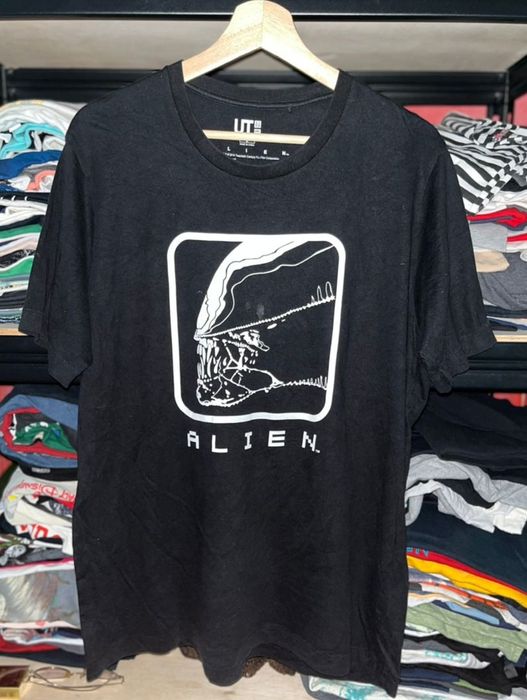 Uniqlo Tshirt uniqlo movie alien | Grailed