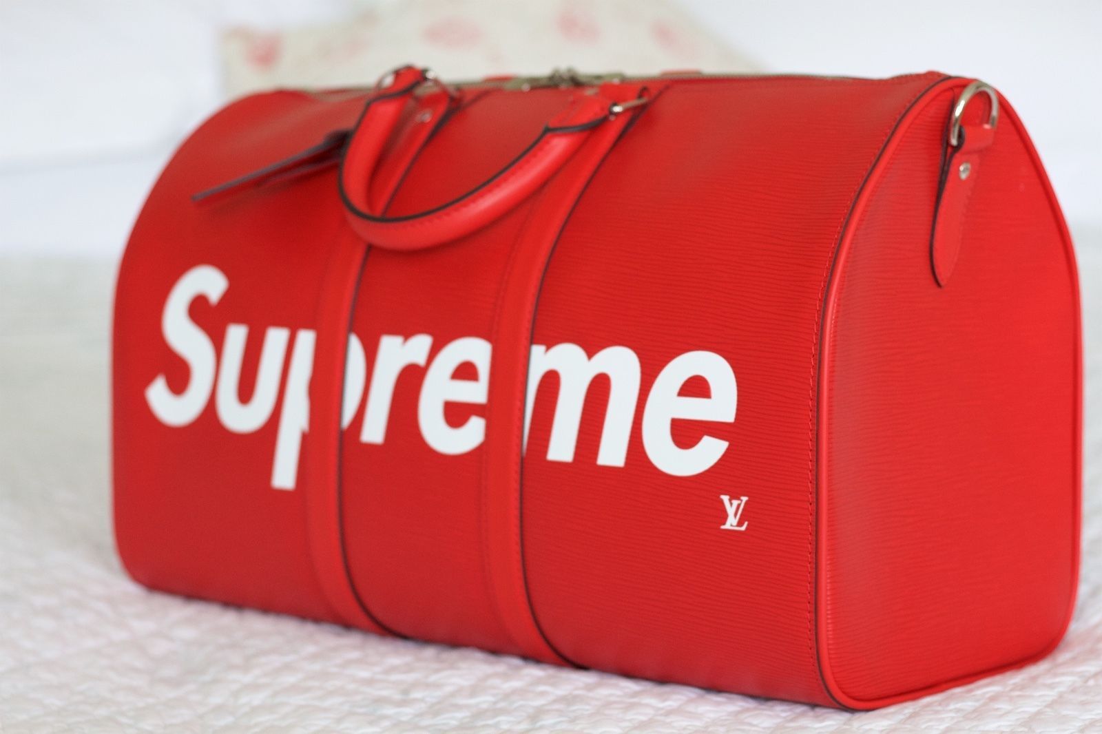 Louis Vuitton × Supreme Louis Vuitton x Supreme Keepall 45 Red Epi ...