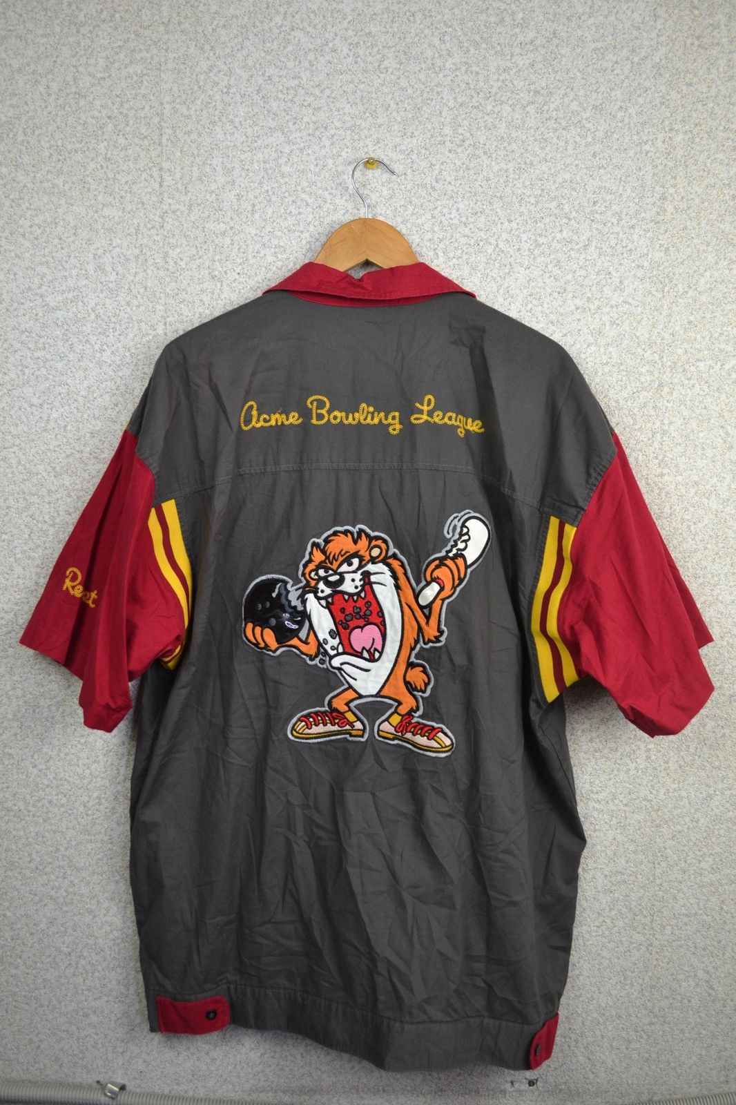Vintage Looney Tunes 2002 bowling Taz reset shirt vintage | Grailed