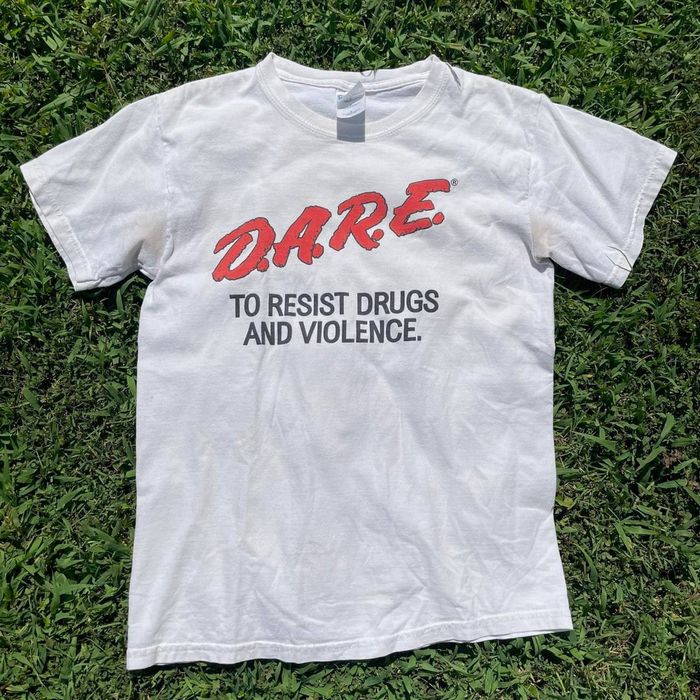 Vintage Vintage 1990s dare to resist drugs and violence Gildan shirt ...