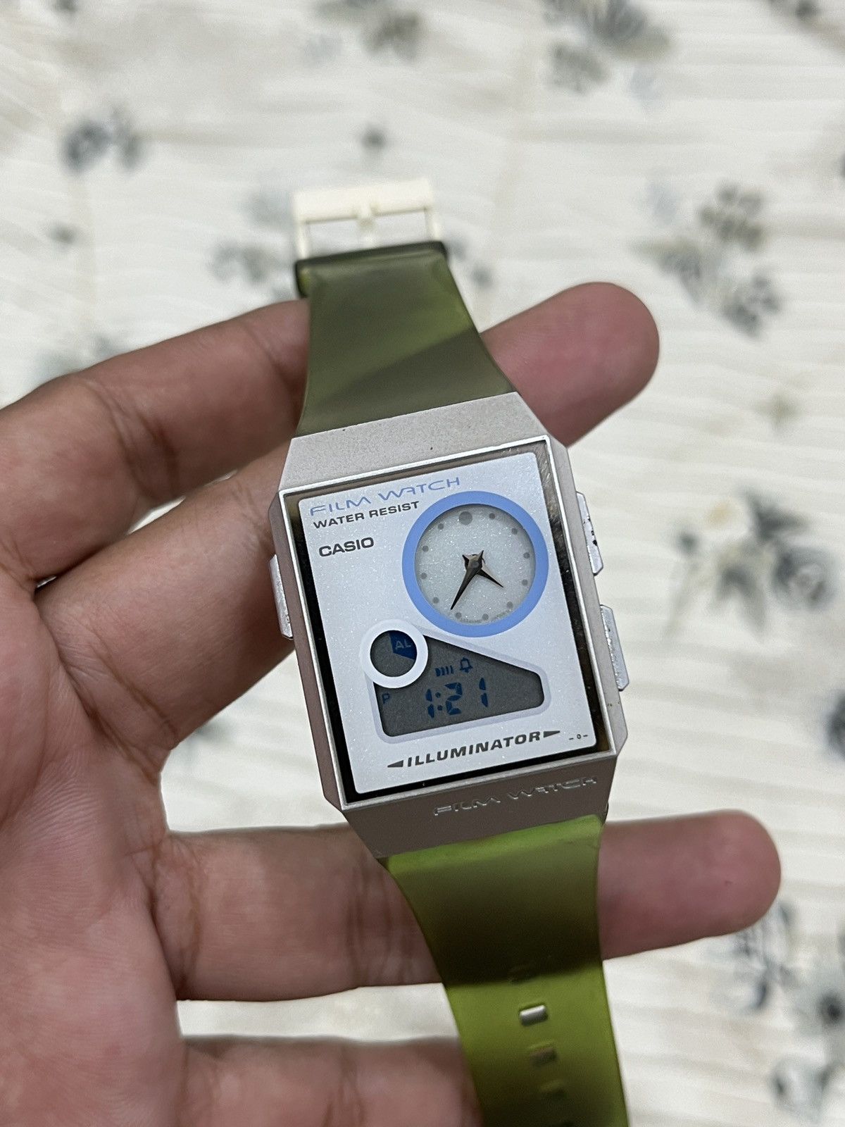 Casio × Hype × Vintage VINTAGE CASIO FILM JAPAN ARCHIVAL WATCH FS04 ...
