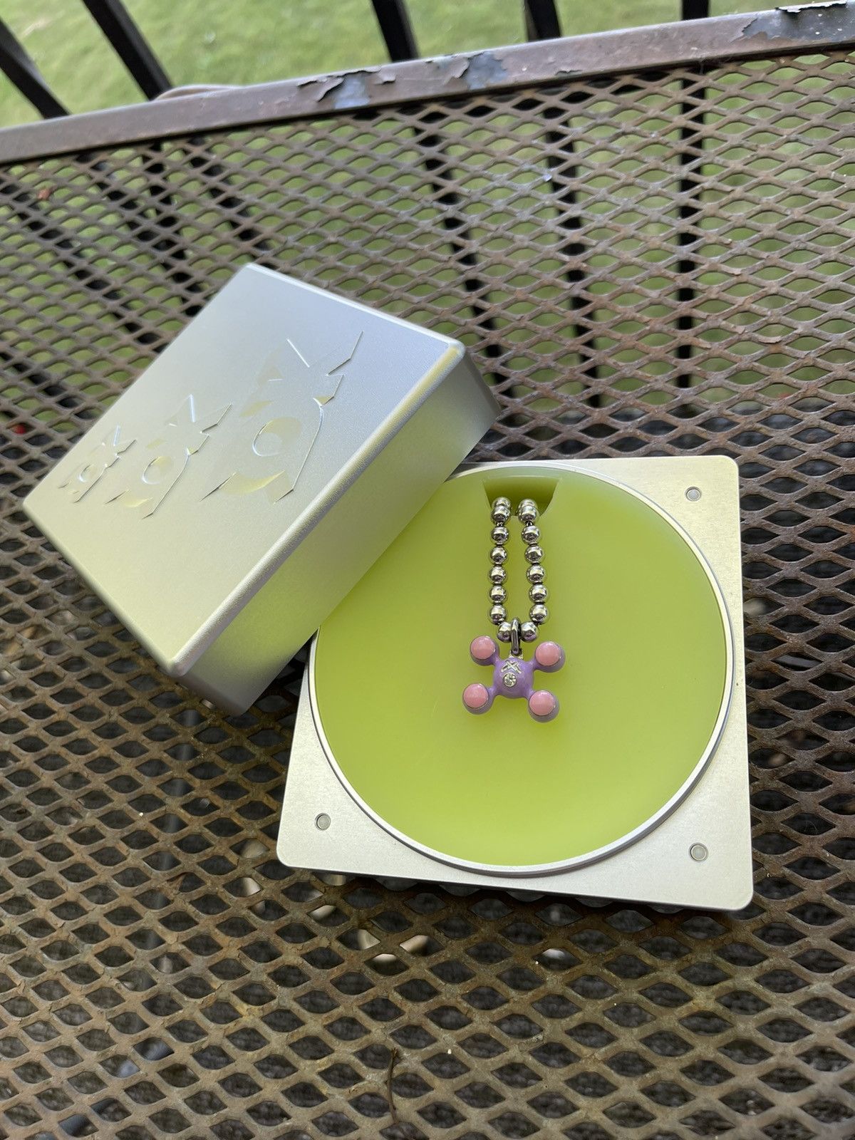 Homer Homer Sphere Legs Pendant Soba | Grailed