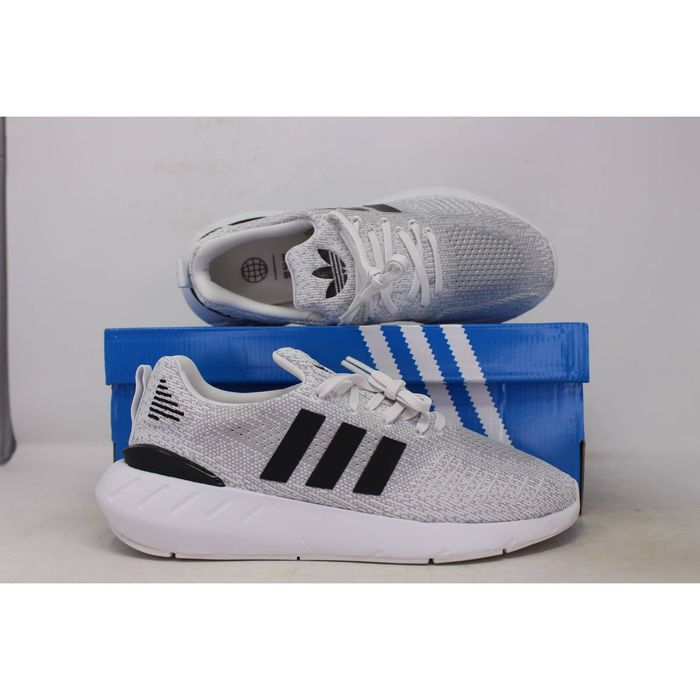 Adidas SWIFT RUN 22 CRYWHT/CBLACK/GRETWO GV7969 | Grailed