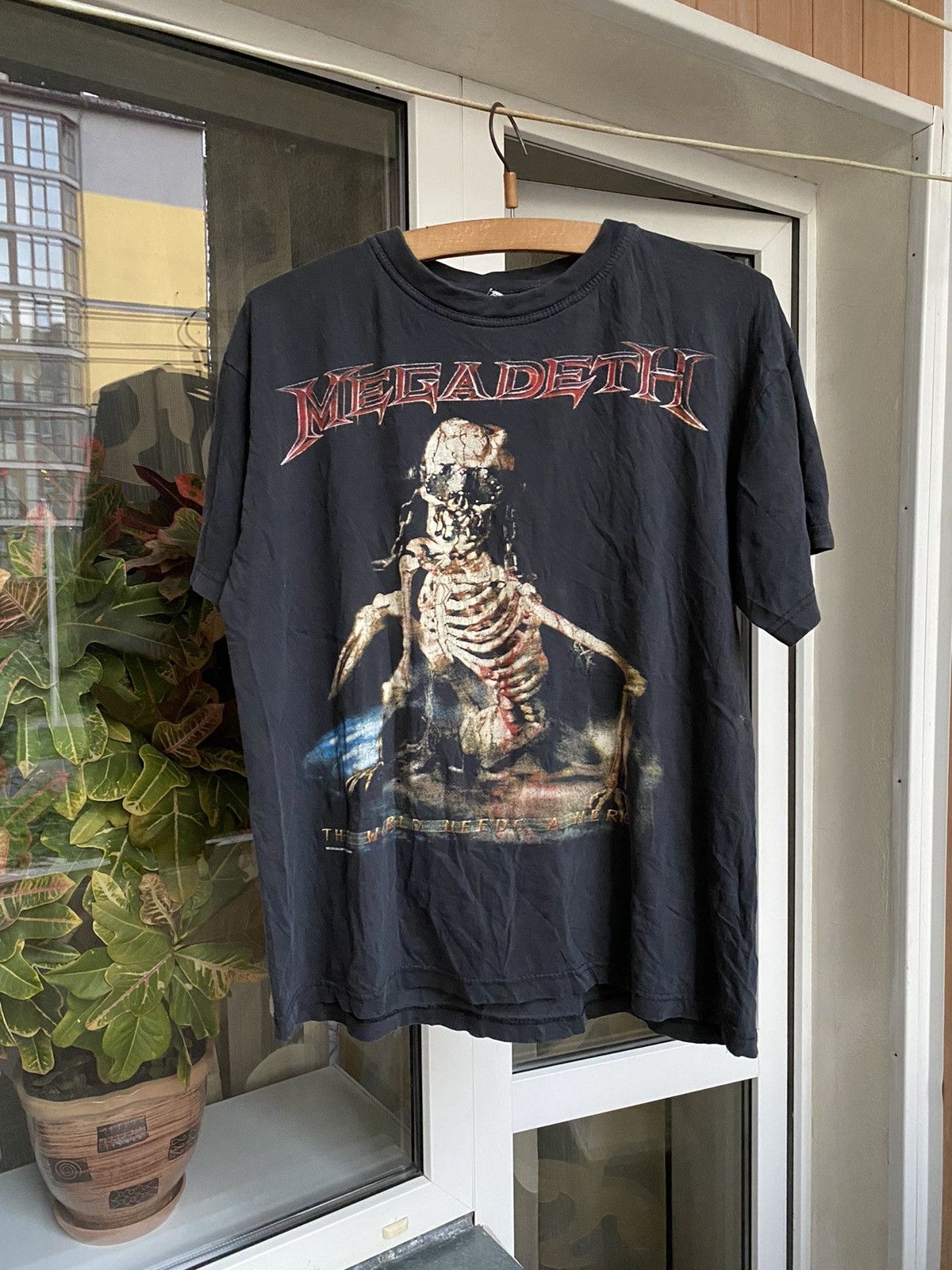 Band Tees × Megadeth × Vintage Vintage 2001 Megadeth The World Needs A ...