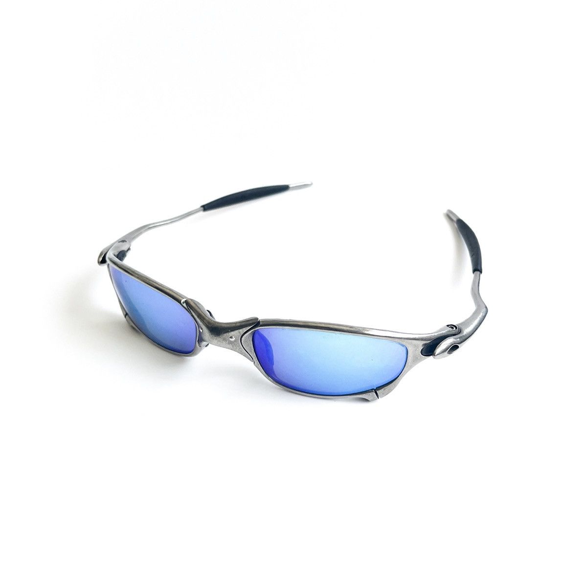 Oakley × Vintage Oakley Juliet Polished Sunglasses 1999 Oakley × Vintage Oakley Juliet Polished Sunglasses 1999