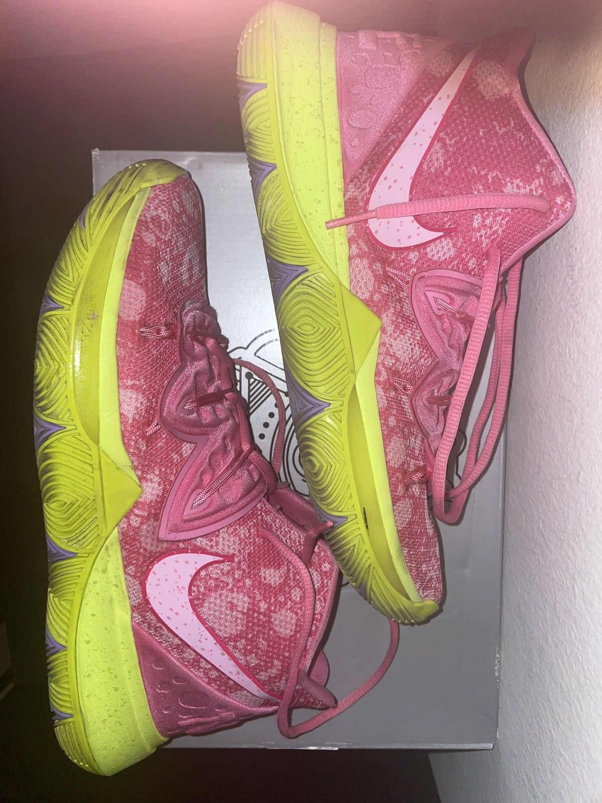 Nike x SpongeBob SquarePants Kyrie 5 Patrick 2019 | Grailed