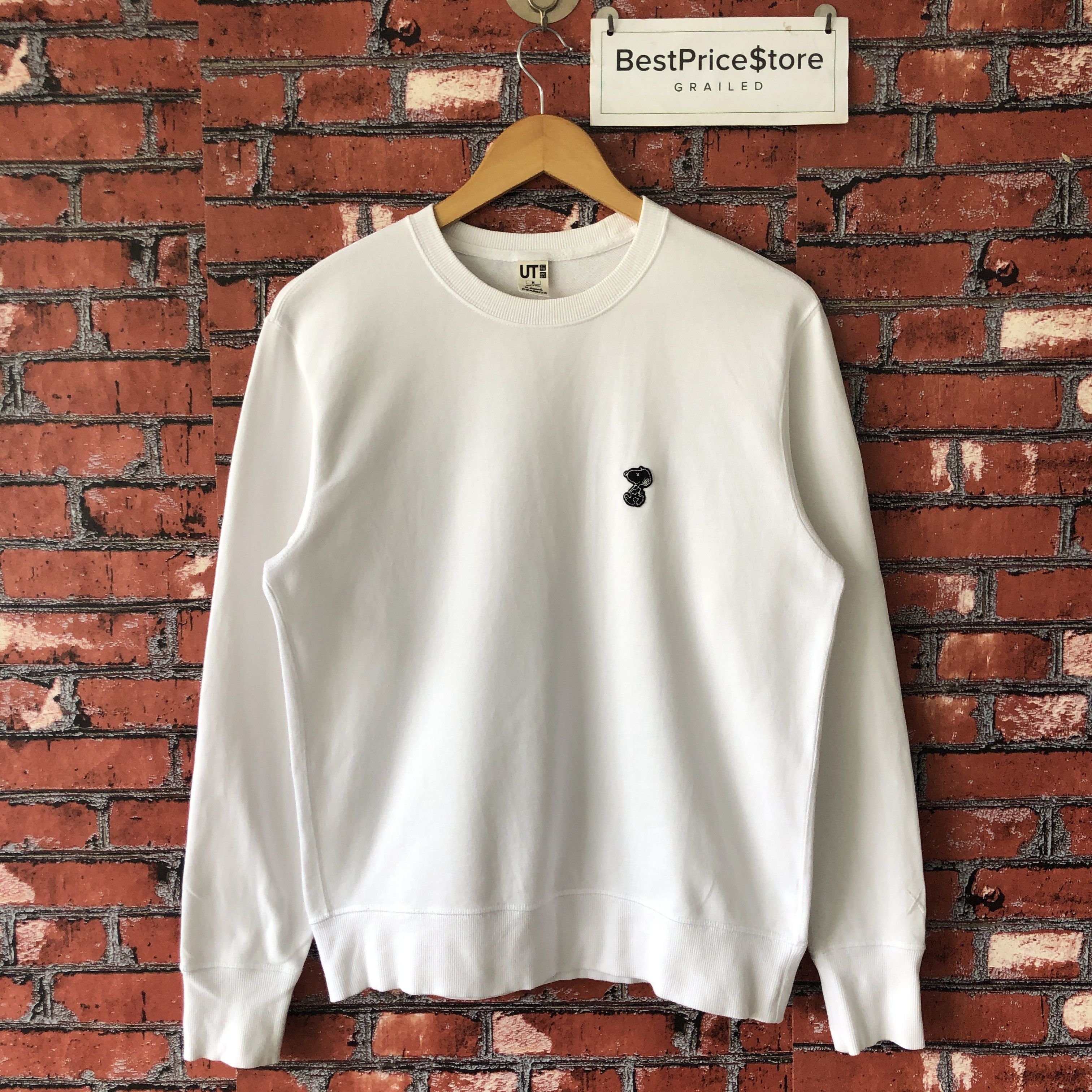 Kaws × Peanuts × Uniqlo Kaws Peanuts Uniqlo Small Logo White Sweatshirt ...