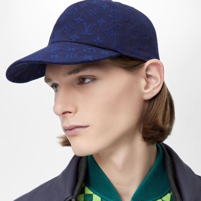 Louis Vuitton MNG ESSENTIAL HAT | Grailed