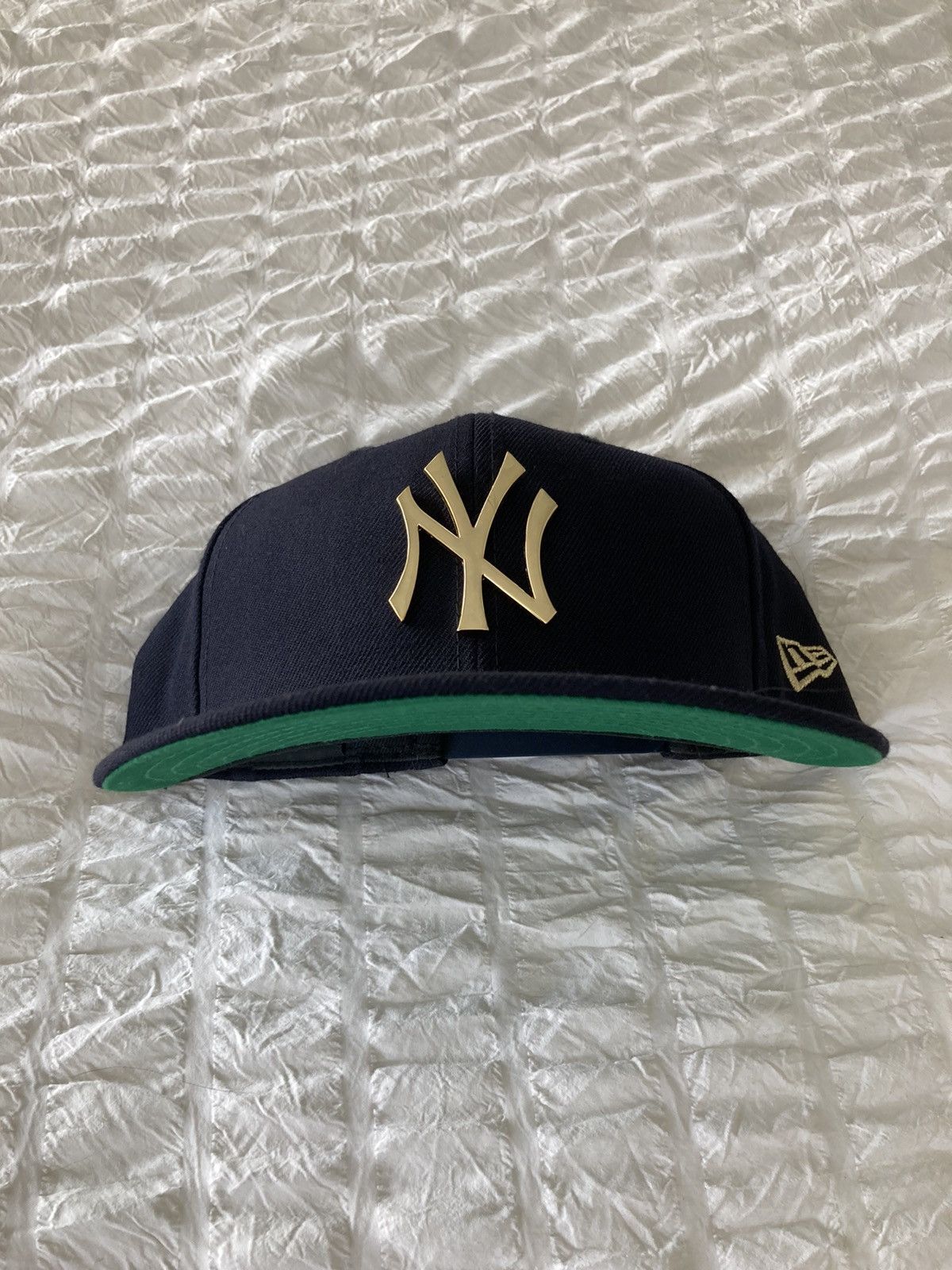 New Era New York Yankees Gold Logo / Green Underbrim | Grailed