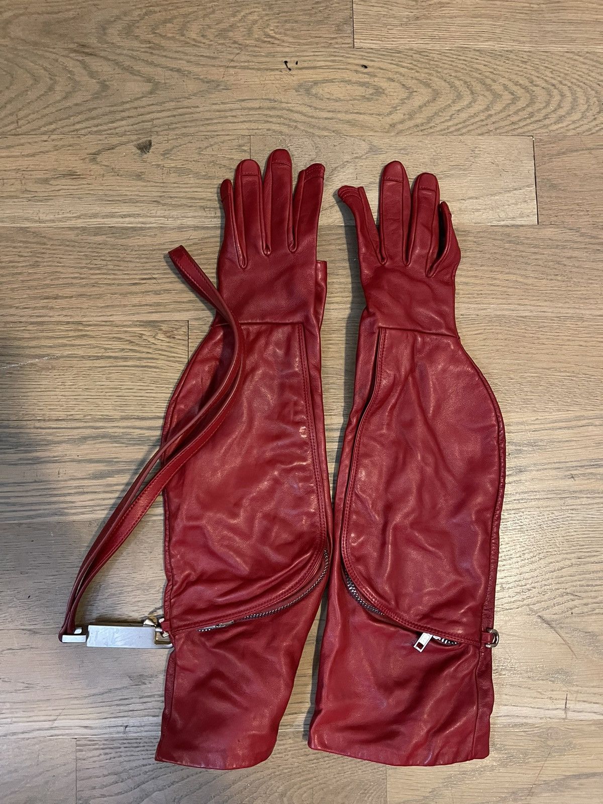 Rick Owens Rick Owens Larry 2019 red cargo gloves | Grailed