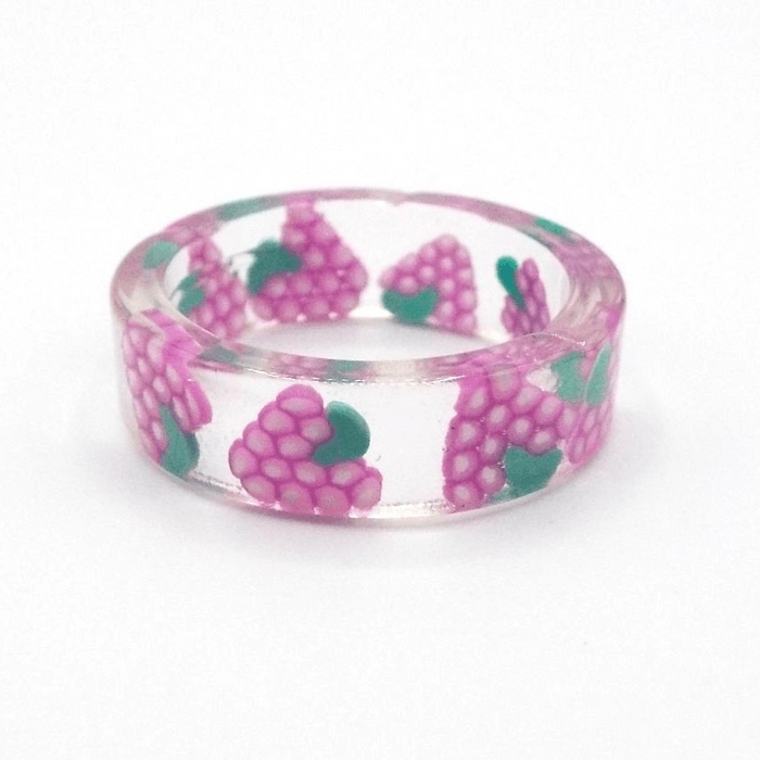 Jewelry Clear Acrylic Resin with Embedded Purple Grapes Ring Size 6 ...