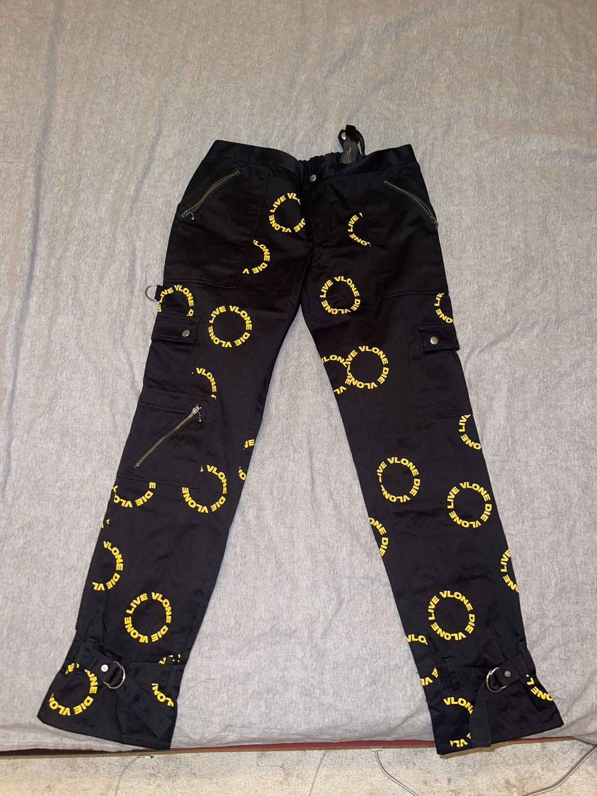 Vlone Vlone Pants XL Like New | Grailed