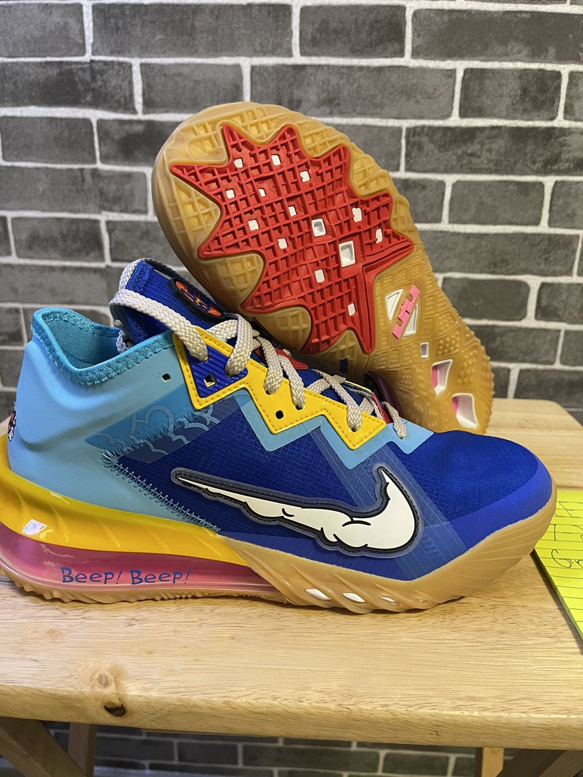 Nike × Warner Bros Lebron 18 Low Wile E. x Roadrunner | Grailed