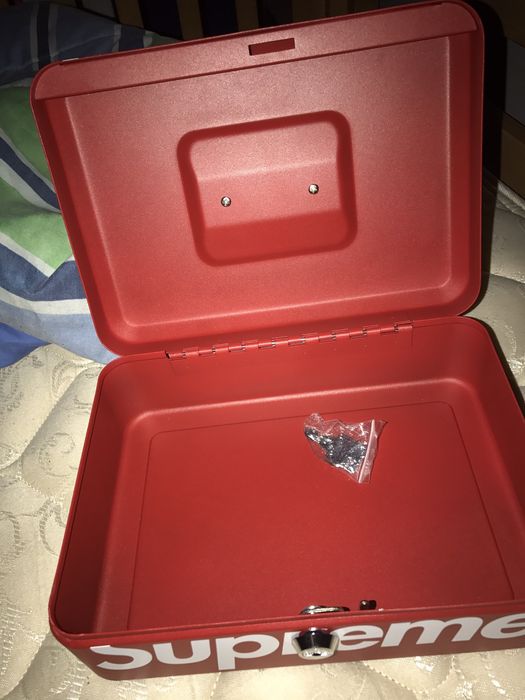 Supreme SUPREME TOOL BOX | Grailed