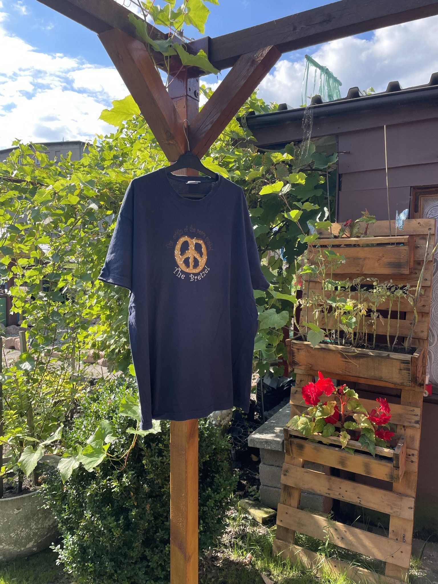 Vintage Vintage The Bretzel navy T-shirt big retro print | Grailed