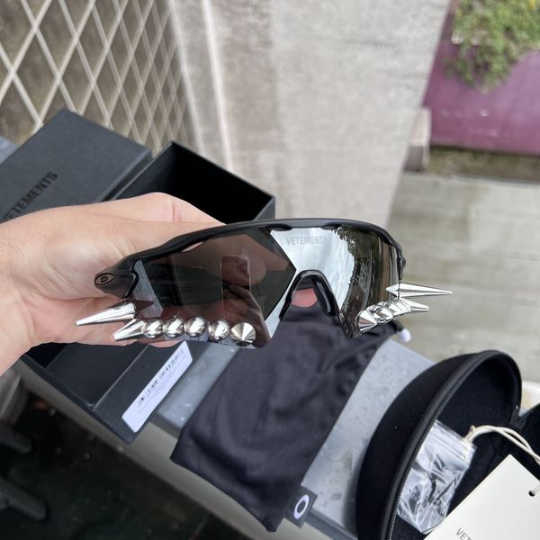 Oakley VETEMENTS x OAKLEY SPIKES 400 SUNGLASSES | Grailed