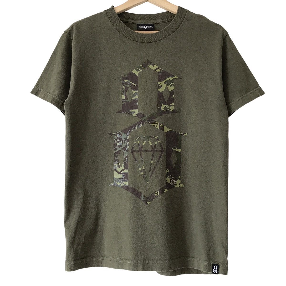 Rebel 8 × Streetwear Authentic Rebel 8 Los Angeles Military Camo Logo ...