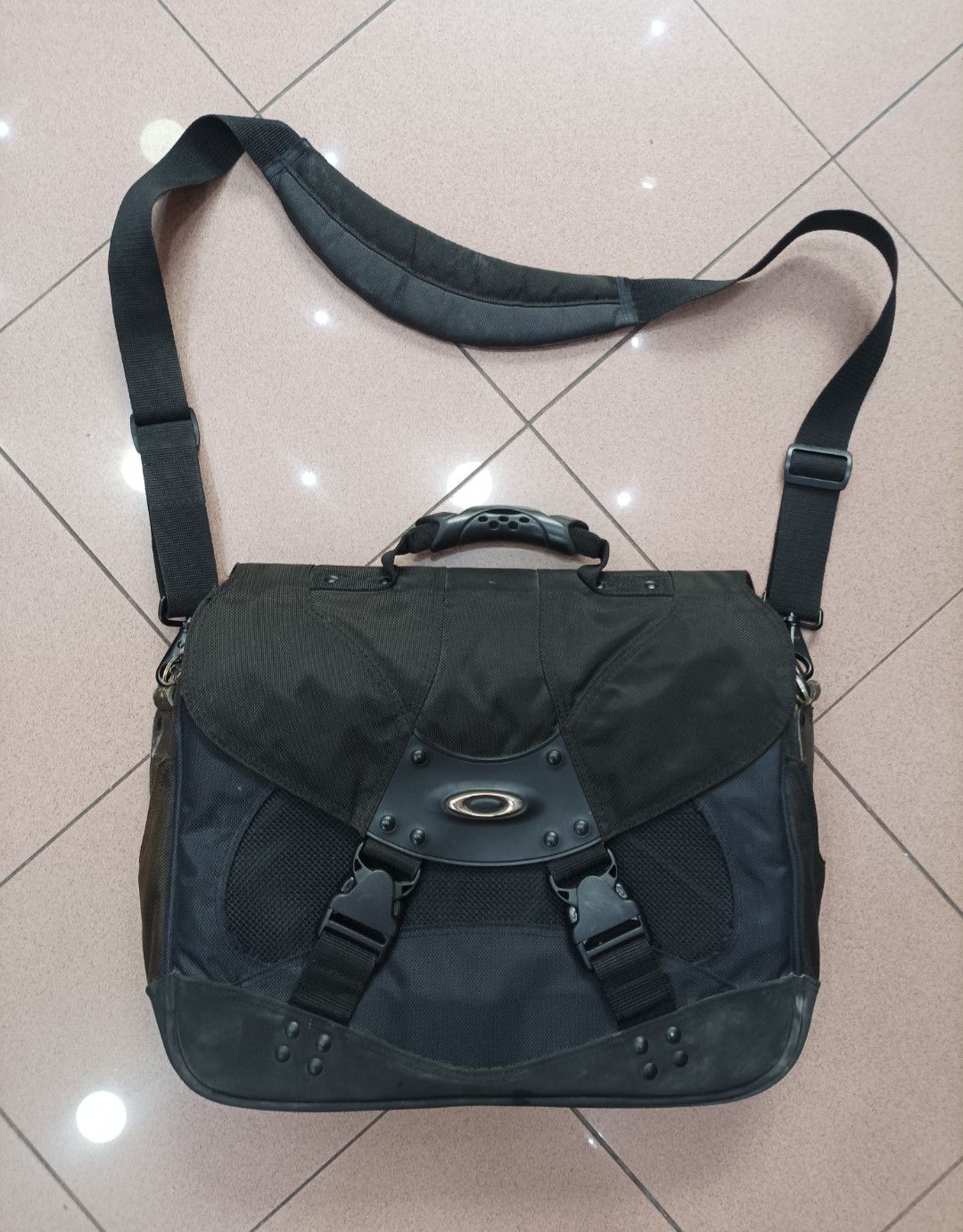 Oakley 00's Oakley Rare Computer Bag 1.0 | Grailed