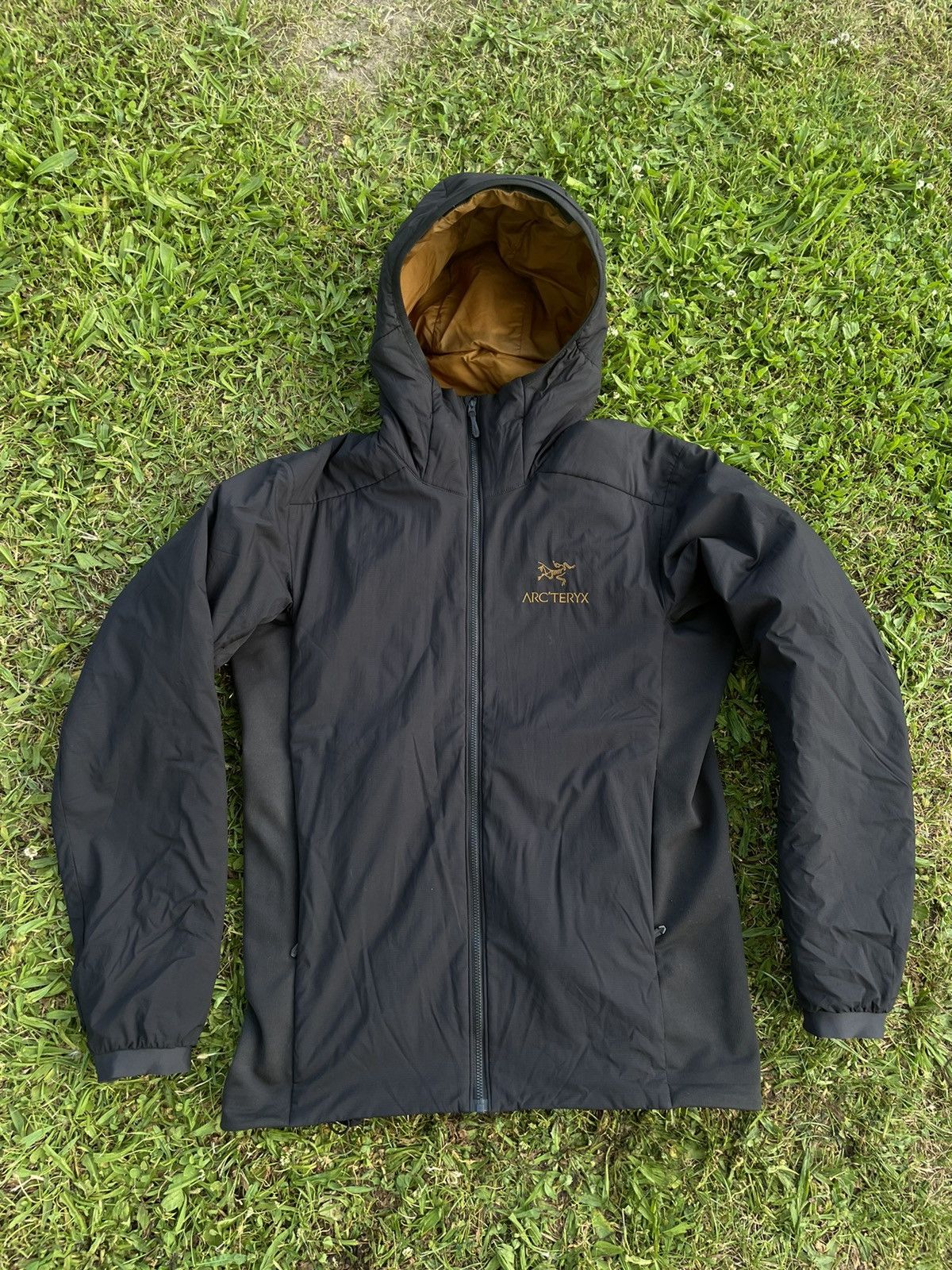 Arc'teryx × Streetwear ATOM LT HOODY 24K BLACK | Grailed