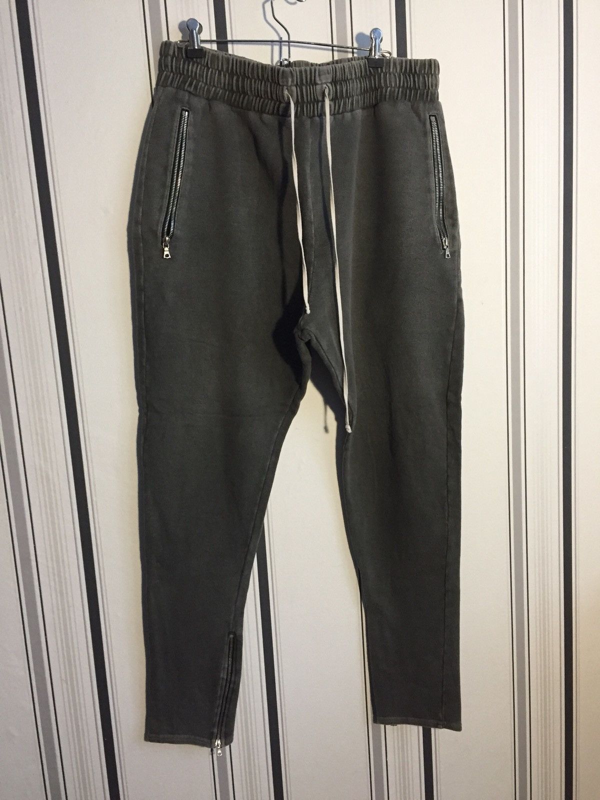 Represent Clo. Represent joggers | Grailed