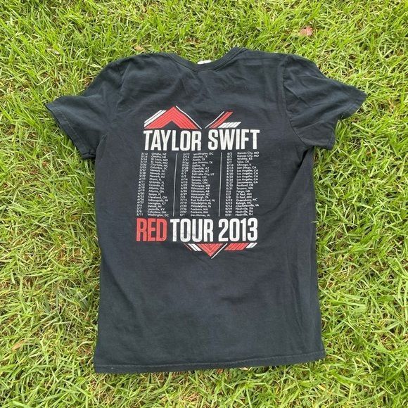 Band Tees Taylor Swift Red Tour 2013 Tee Shirt Size Small | Grailed