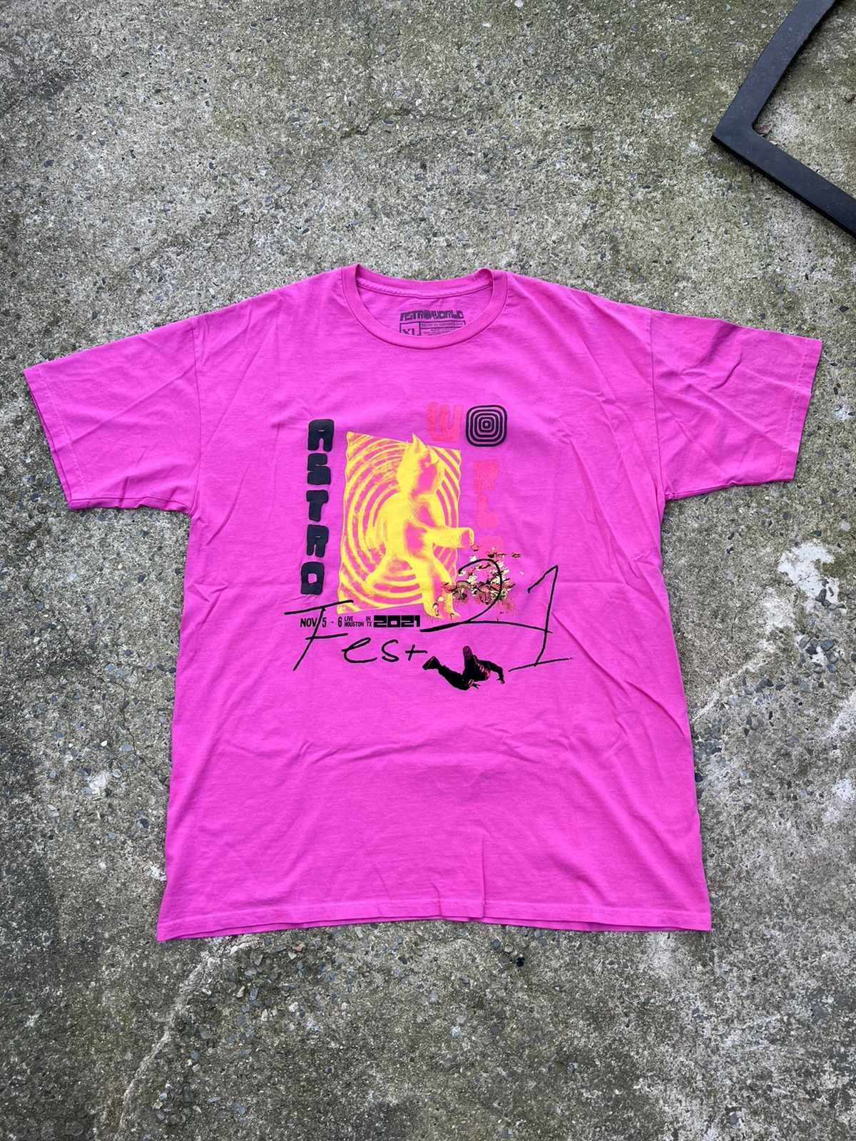 Travis Scott TRAVIS SCOTT Astroworld Fest 2021 Merch Pink Flame Man Tee ...